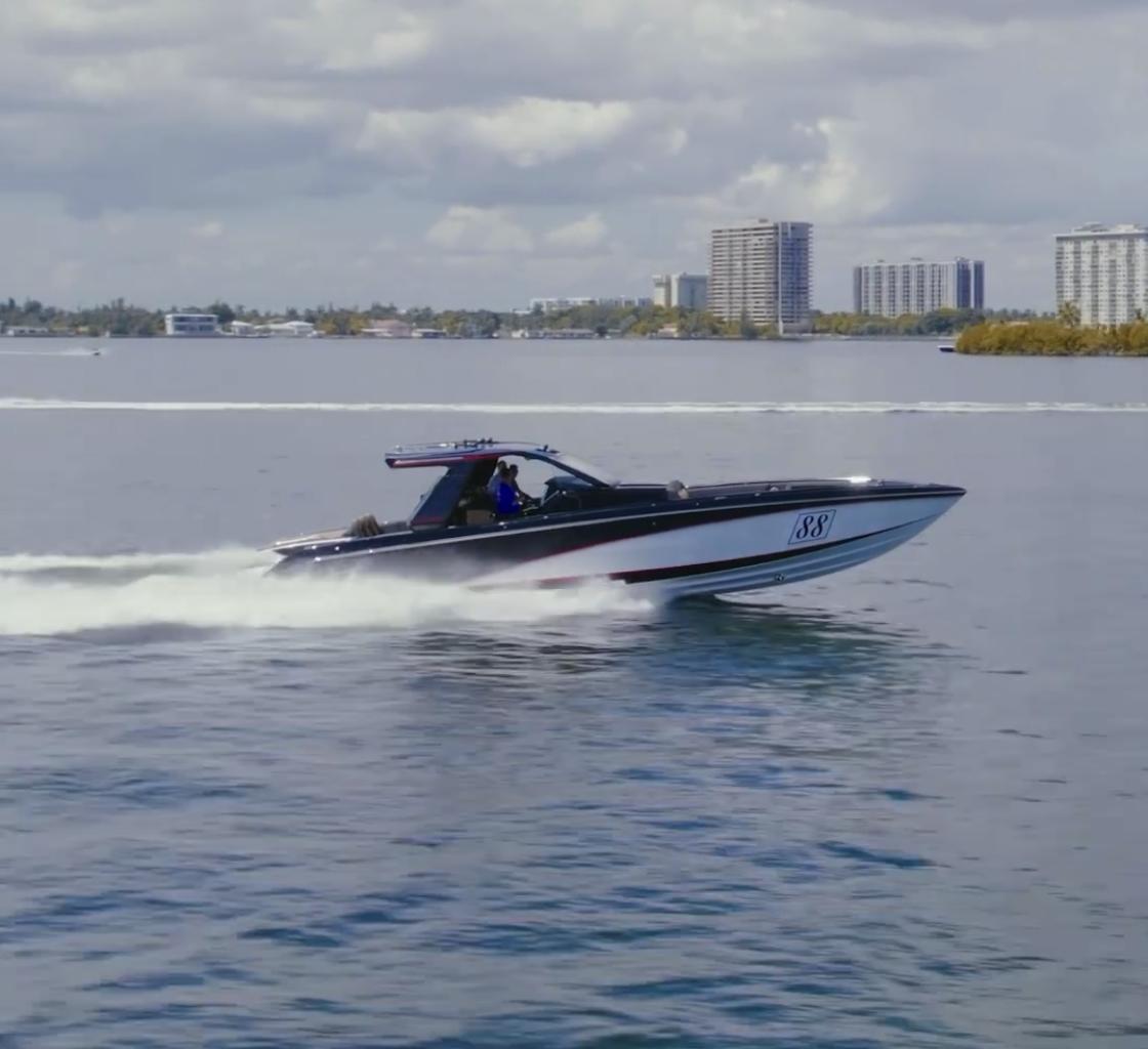 Cigarette 41' Nighthawk SD Edition Nuevo - Cosas de Barcos