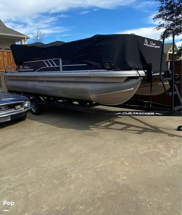 Used 2022 Sun Tracker Party Barge 20DLX - Texas | TopBoats