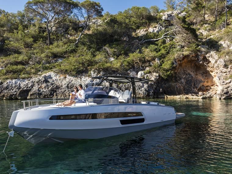 2024 Invictus INVICTUS GT 370 Motor Yachts for sale - YachtWorld