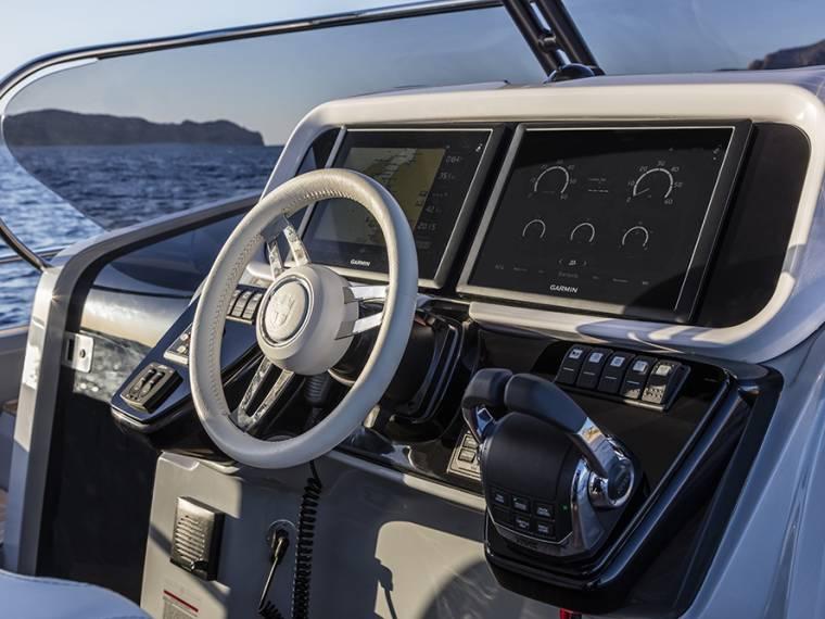 2024 Invictus INVICTUS GT 370 Motor Yachts for sale - YachtWorld