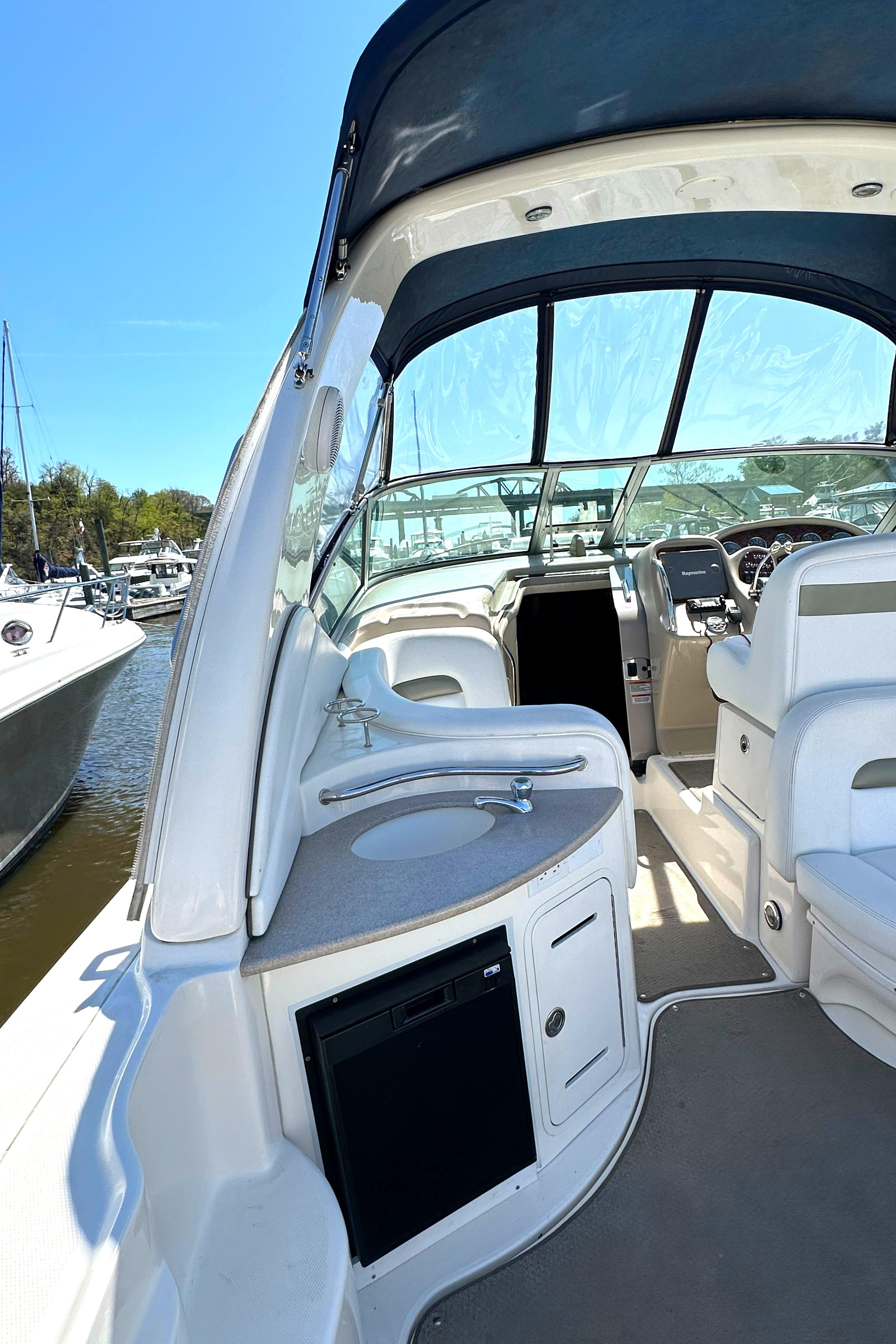 2007 Sea Ray 320 Sundancer Cruiser for sale - YachtWorld