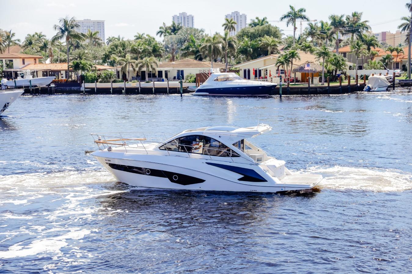 2021 Evolve 400HT Express Cruiser for sale - YachtWorld