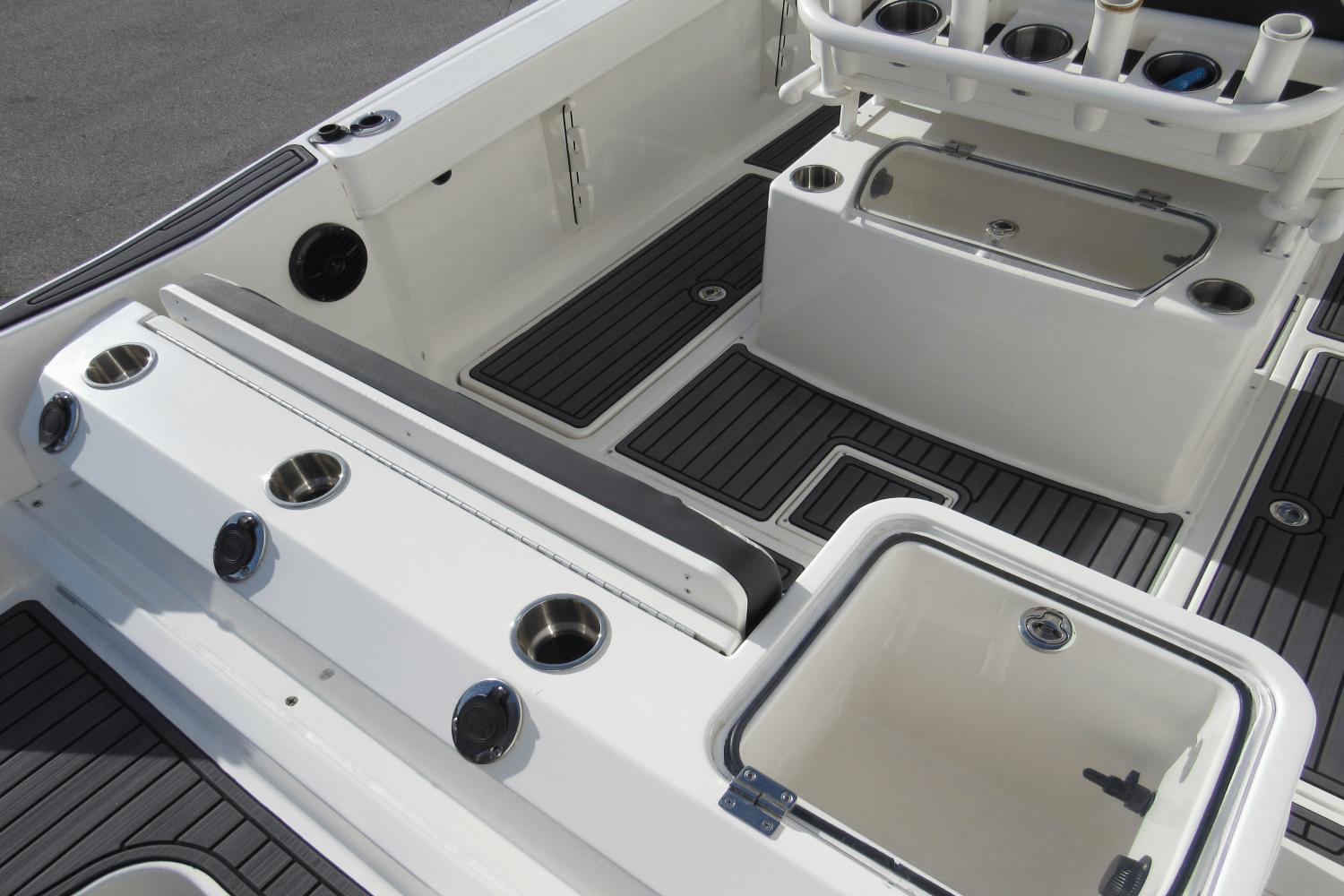 2023 Bayliner T24 CC Runabout for sale - YachtWorld