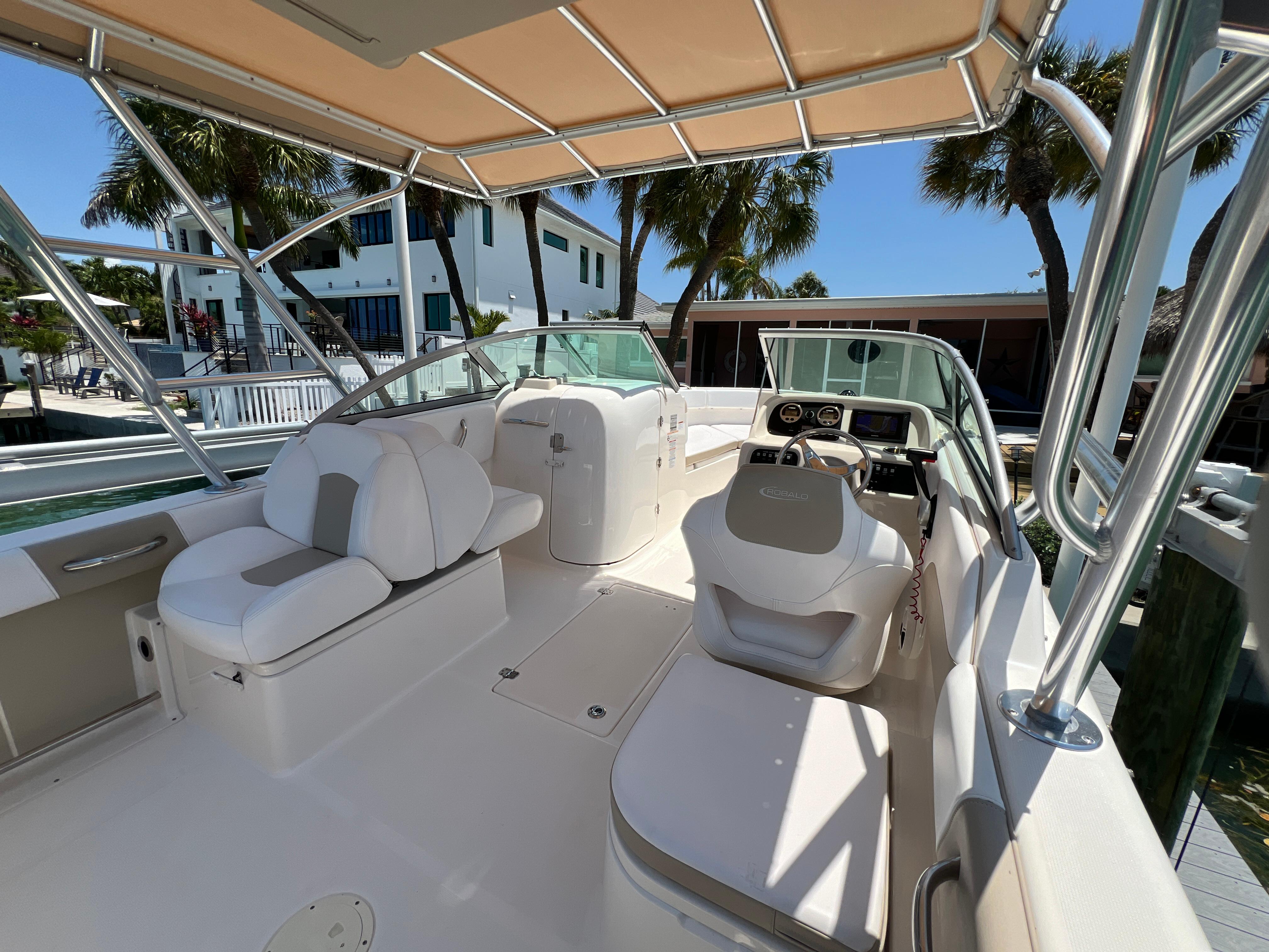 2018 Robalo R227 Dual Console Dual Console for sale - YachtWorld