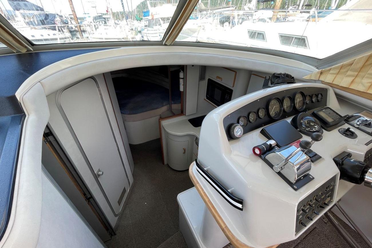 1991 Sea Ray 370 Sedan Bridge Motor Yachts for sale - YachtWorld