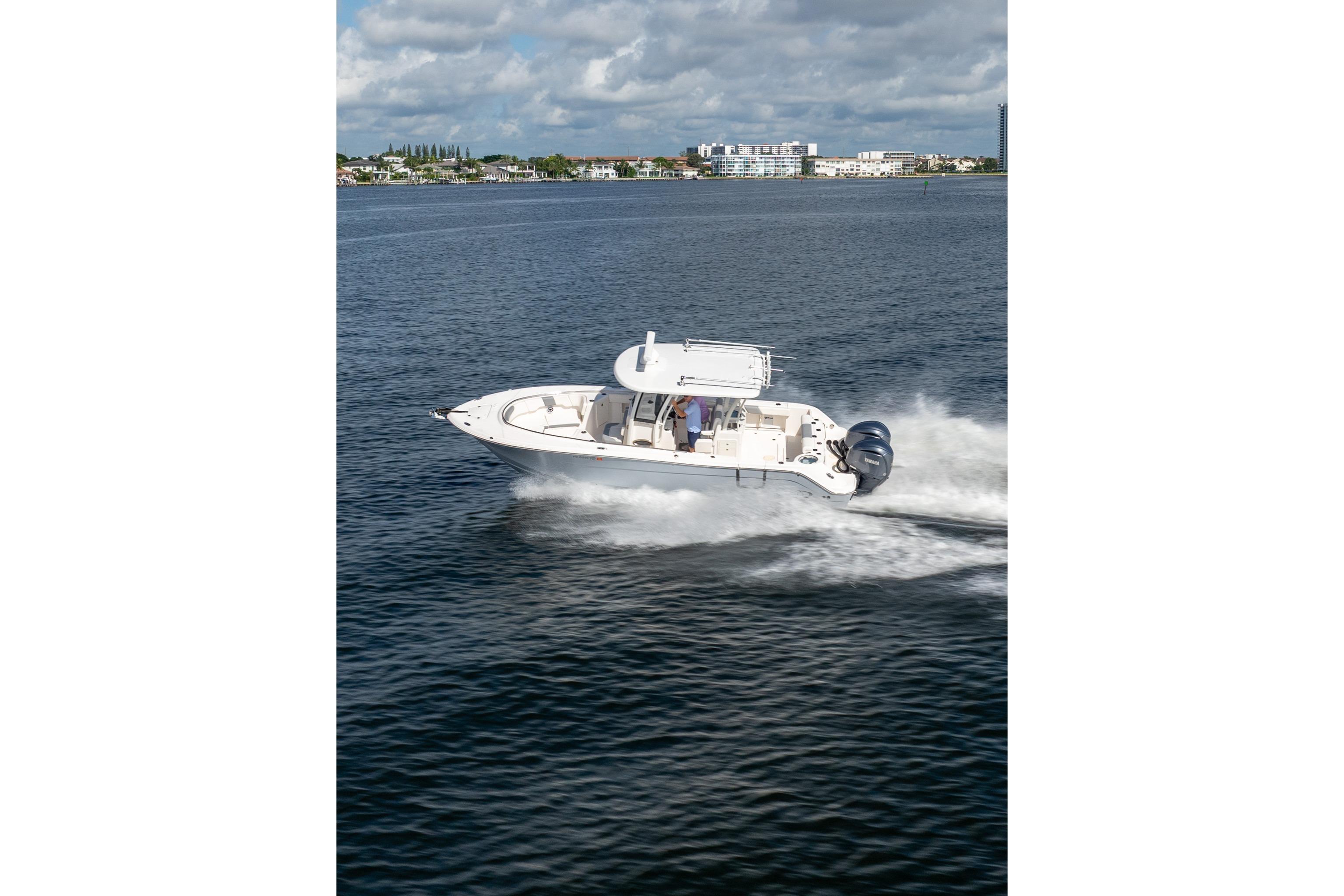 Robalo R302 Center Console Usate a Florida - iNautia