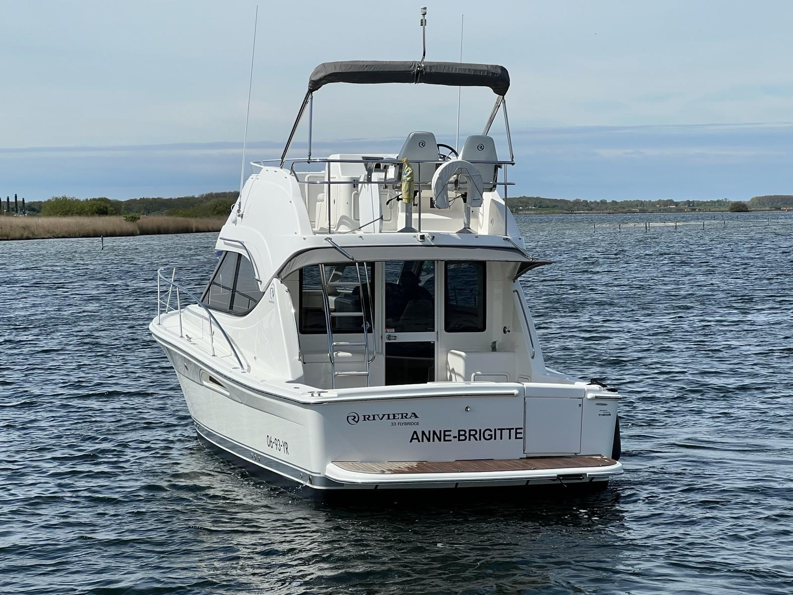 2008 Riviera 33 Flybridge Flybridge for sale - YachtWorld