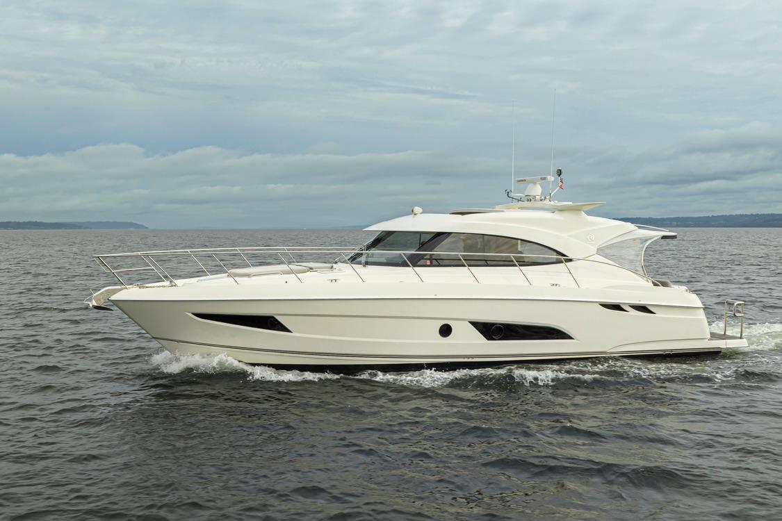 2018 Riviera 4800 Sport Yacht Sports Cruiser for sale - YachtWorld