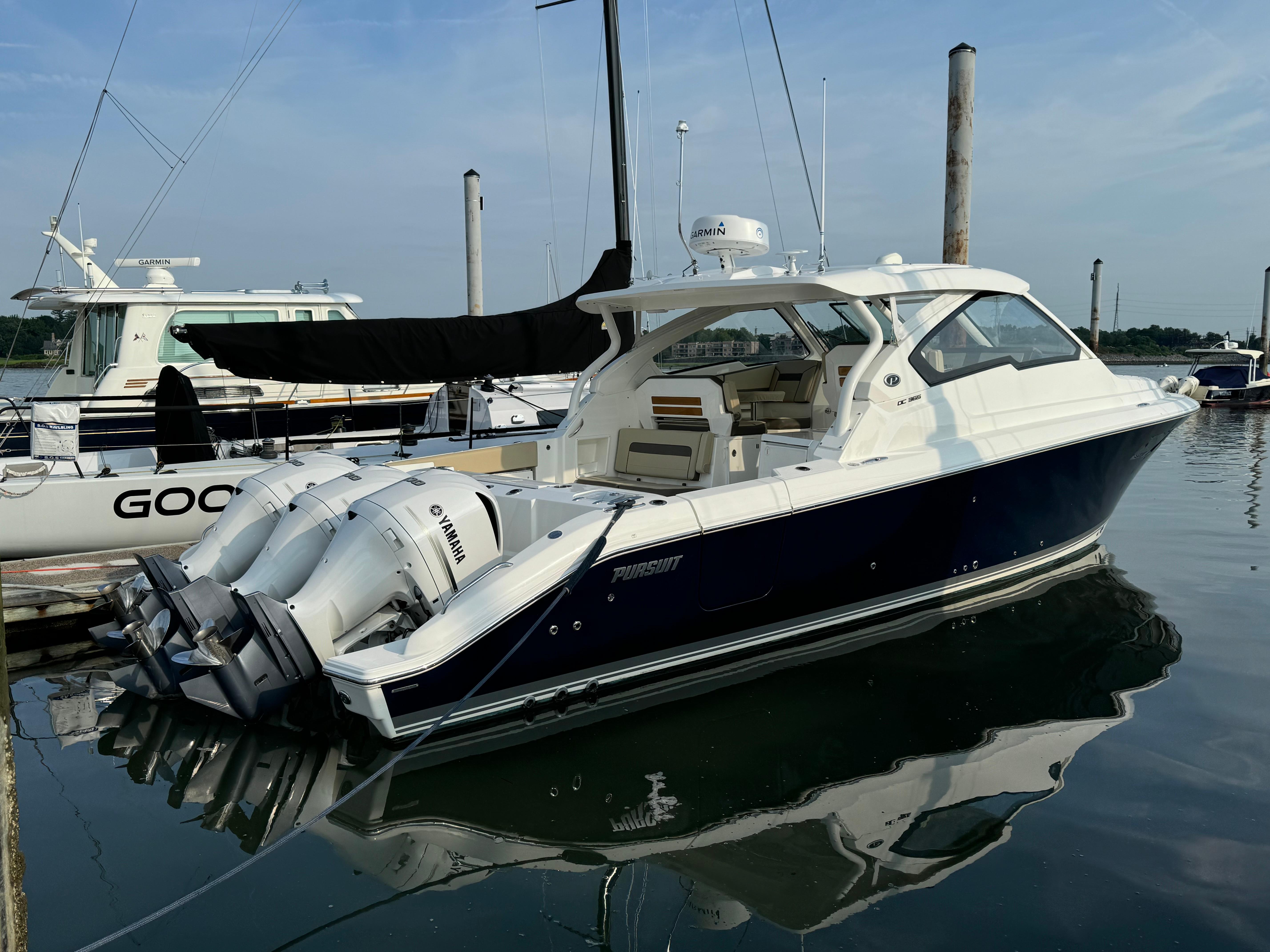 2021 Pursuit DC 365 Dual Console for sale - YachtWorld