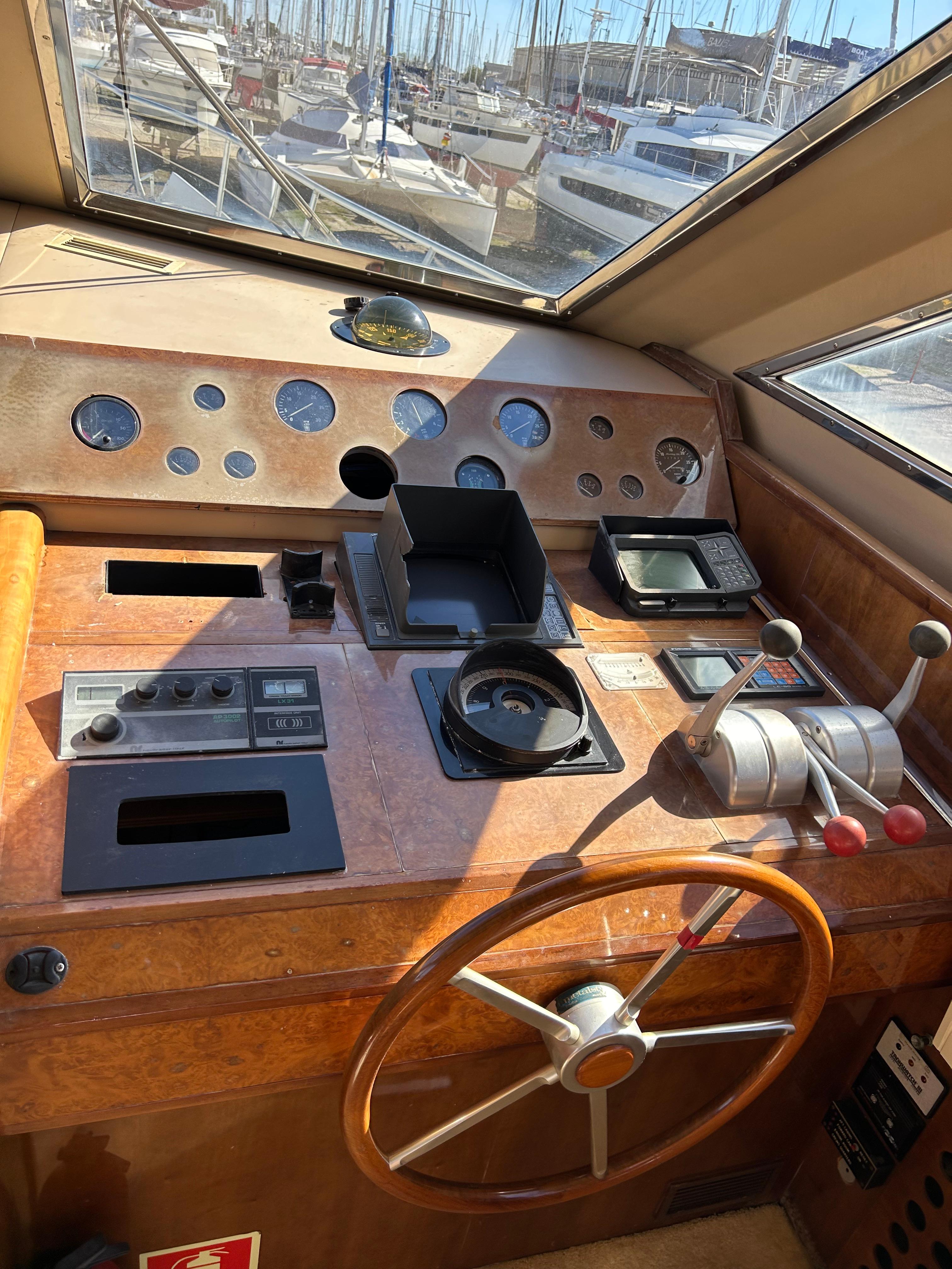 1989 Italversil Falcon 76 Flybridge for sale - YachtWorld