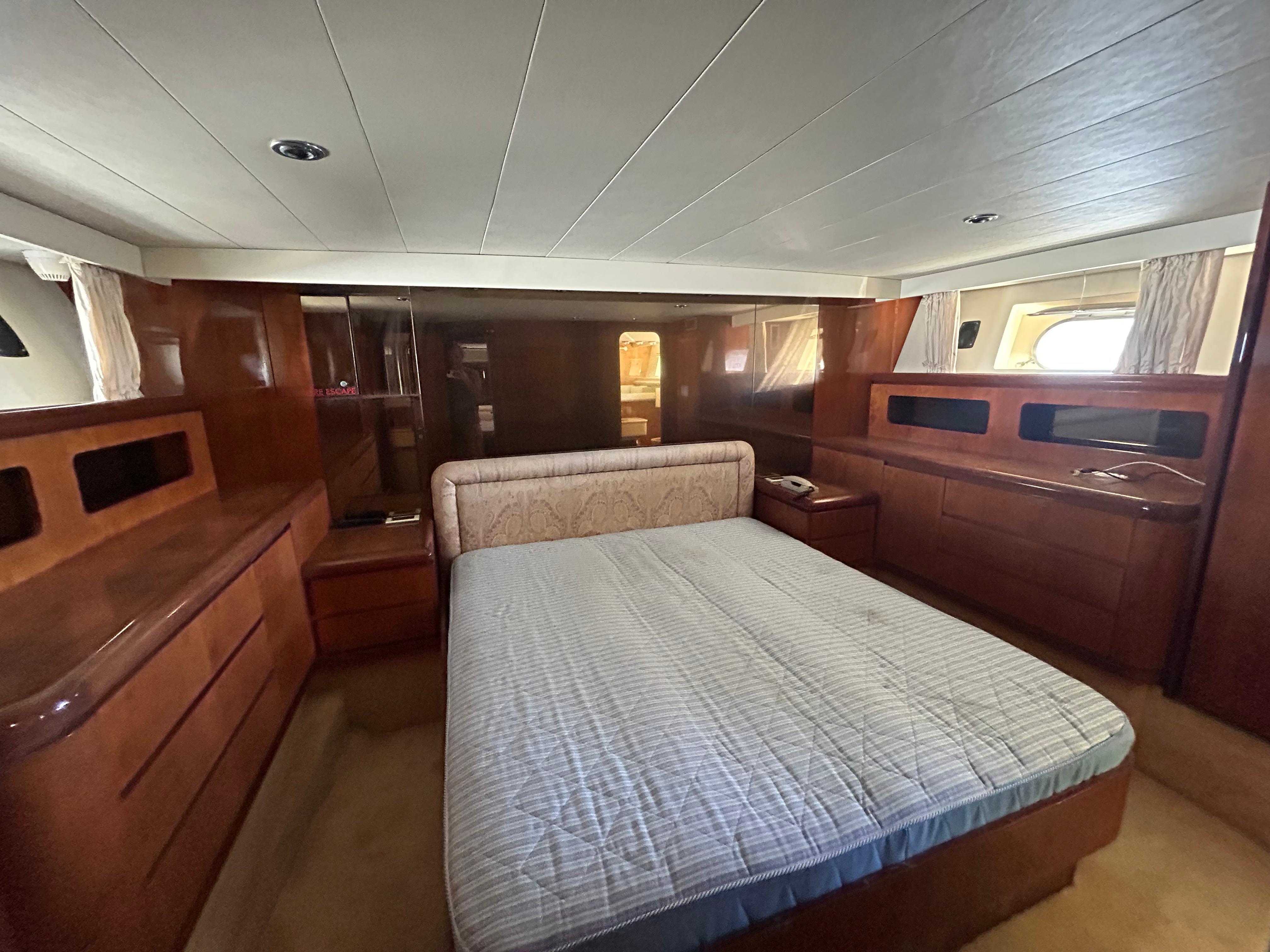 1989 Italversil Falcon 76 Flybridge for sale - YachtWorld