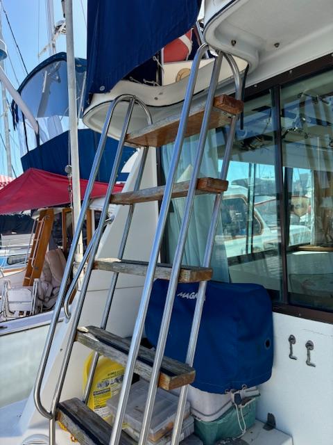 1990 Riviera 33 Blue Water Convertible for sale - YachtWorld