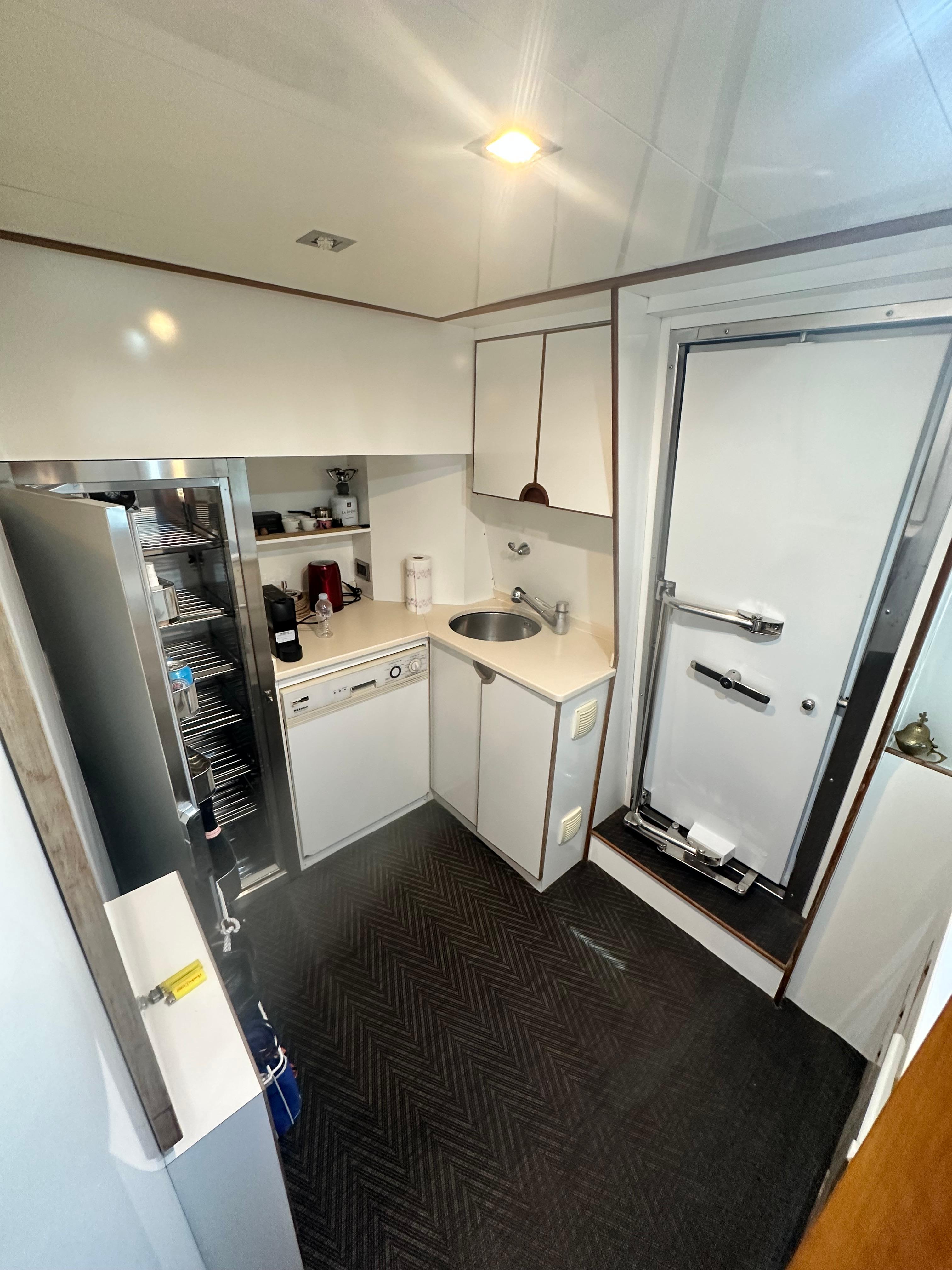 1995 Alalunga 65 / TURN KEY CONDITION Flybridge for sale - YachtWorld