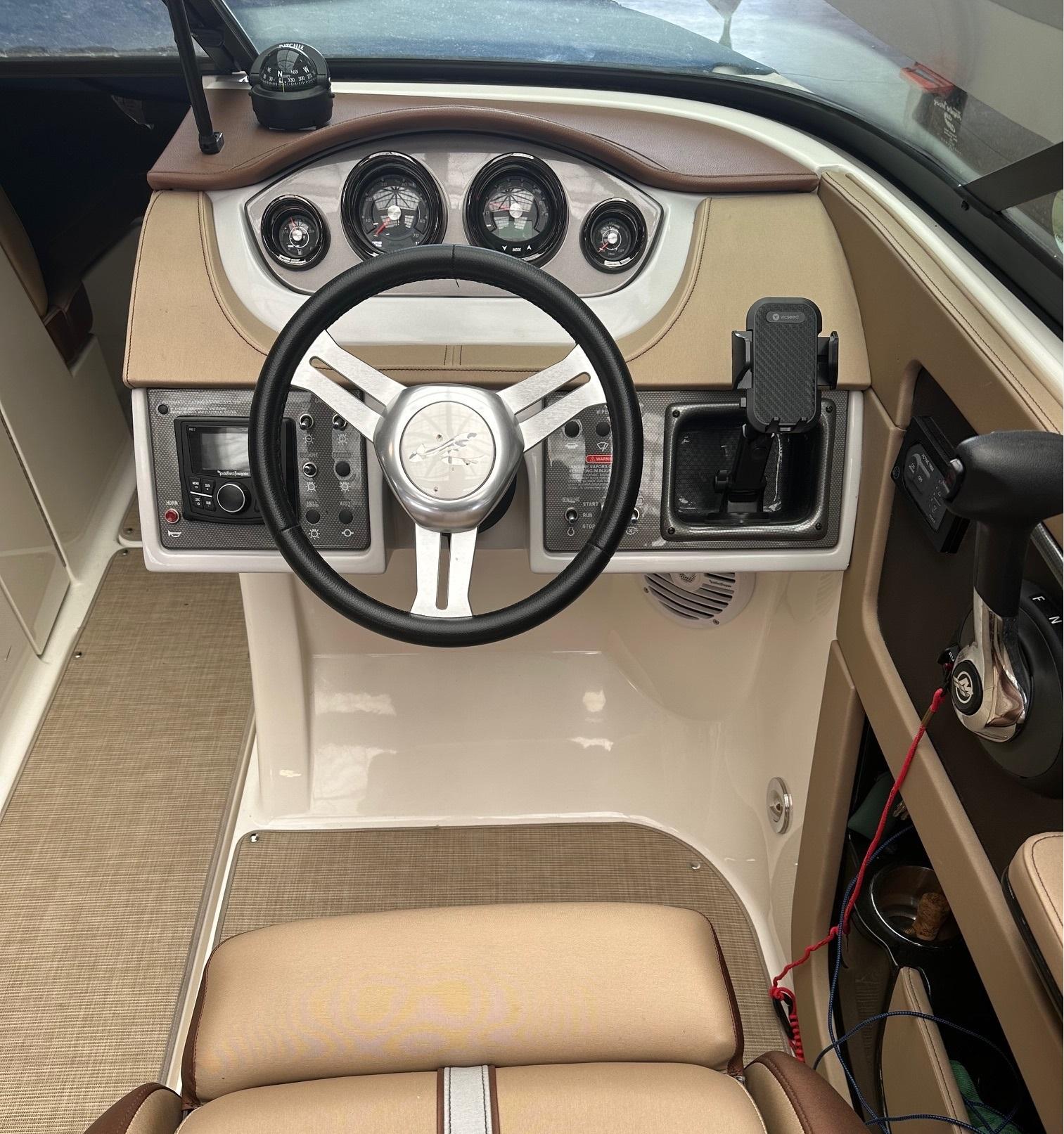 2017 Sea Ray SDX 220 Bowrider for sale - YachtWorld