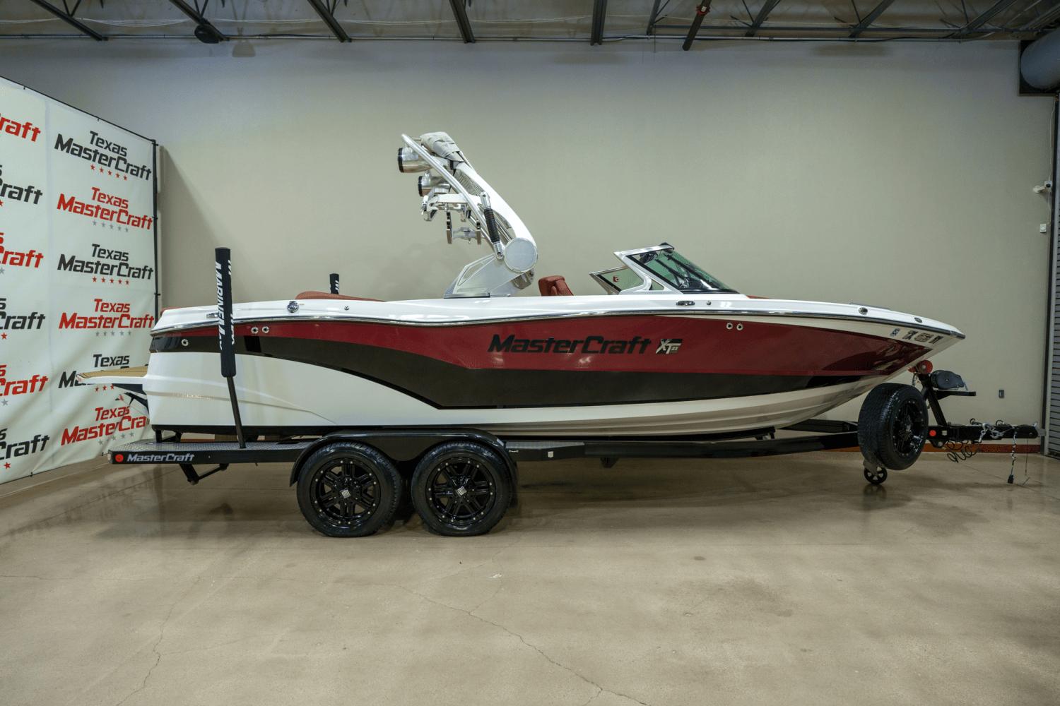 2017 MasterCraft XT-23 Ski and Wakeboard for sale - YachtWorld