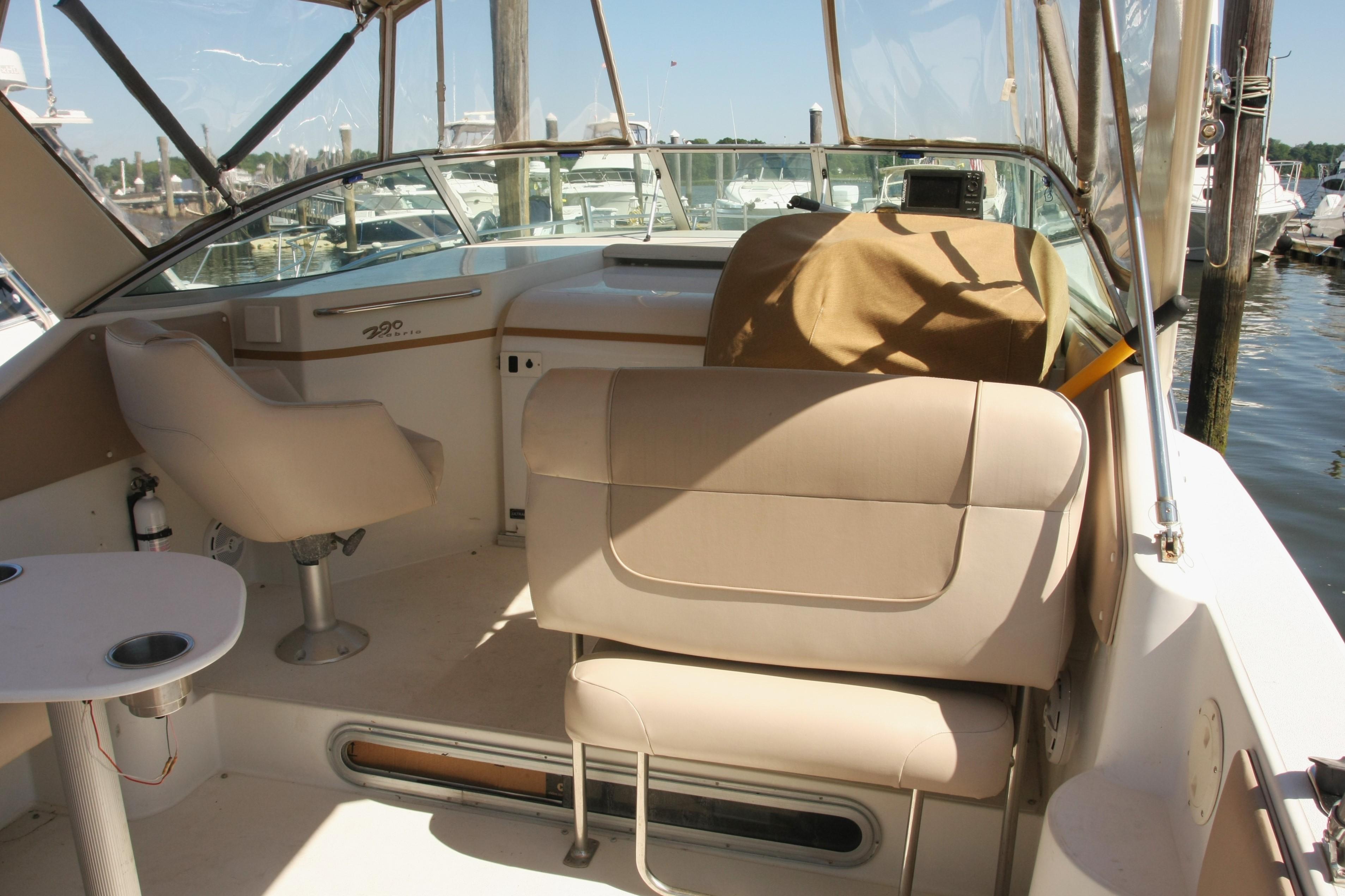 1998 Larson Cabrio 290 Mid Cabin Express Cruiser for sale - YachtWorld