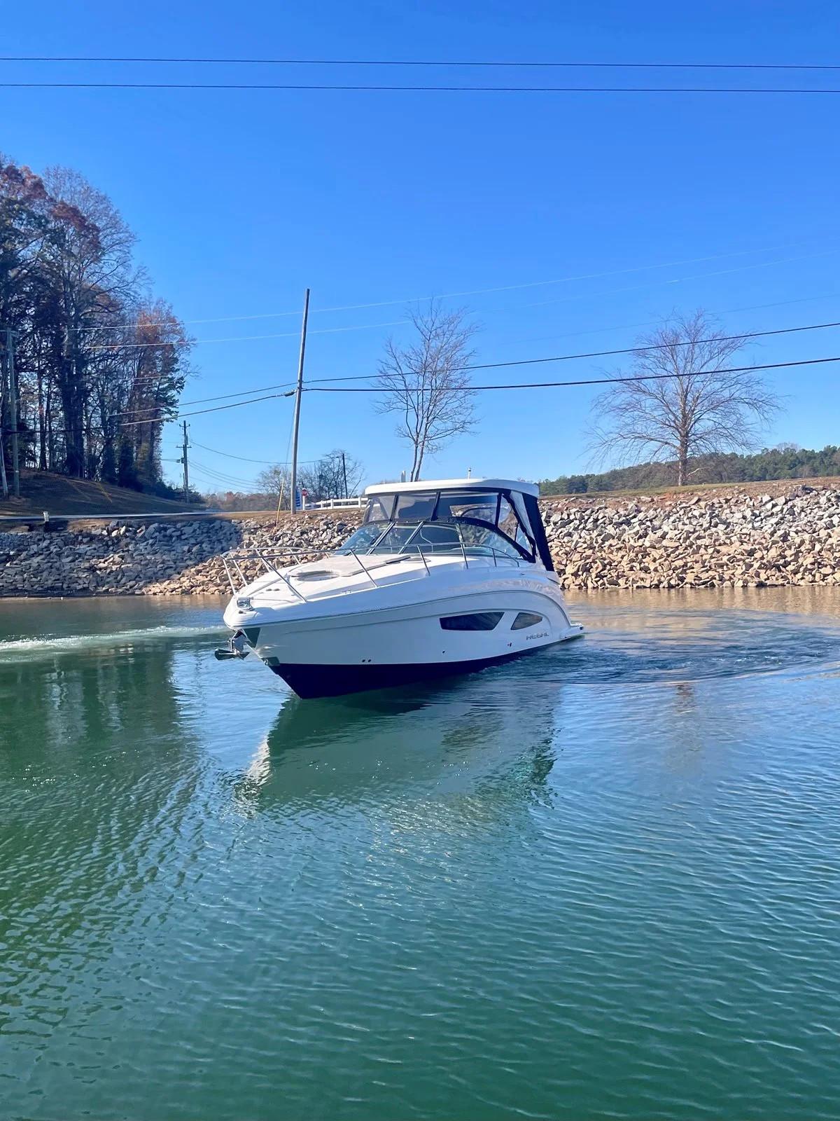 2024 Regal 33 Express Cruiser for sale - YachtWorld