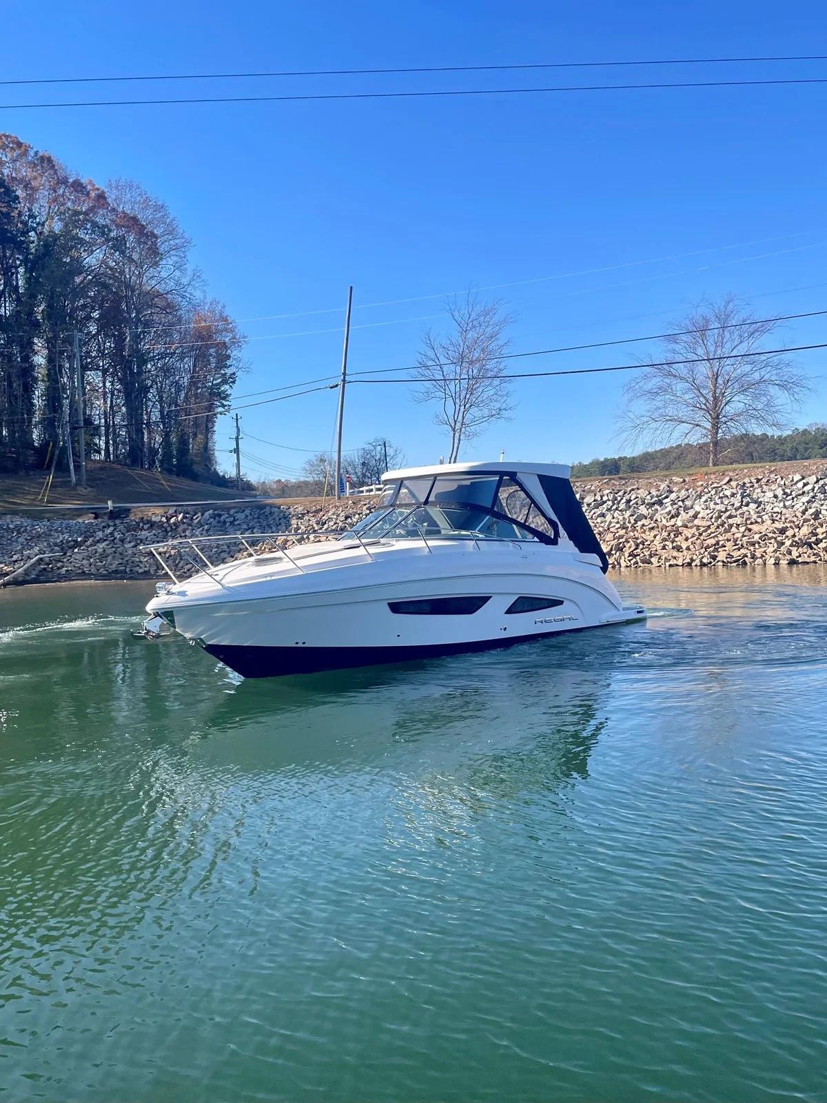 2024 Regal 33 Express Cruiser for sale - YachtWorld