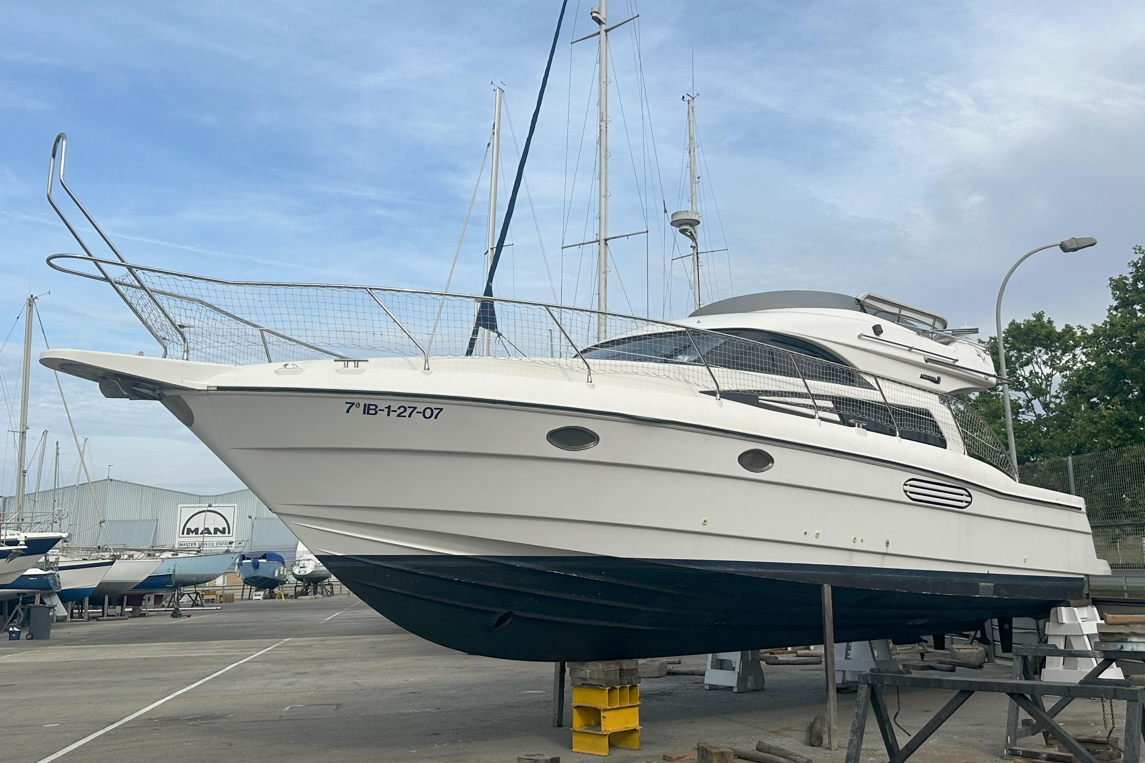 2001 Astondoa AS40 Fisher Flybridge till salu- YachtWorld