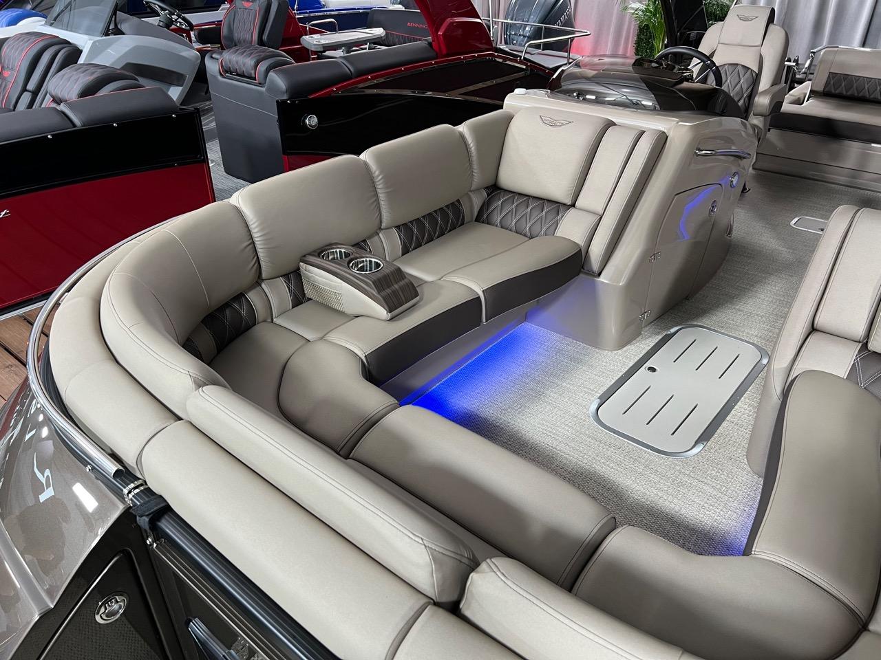 2024 Bennington 25 QX CLAD SWING BACK Pontoon for sale - YachtWorld