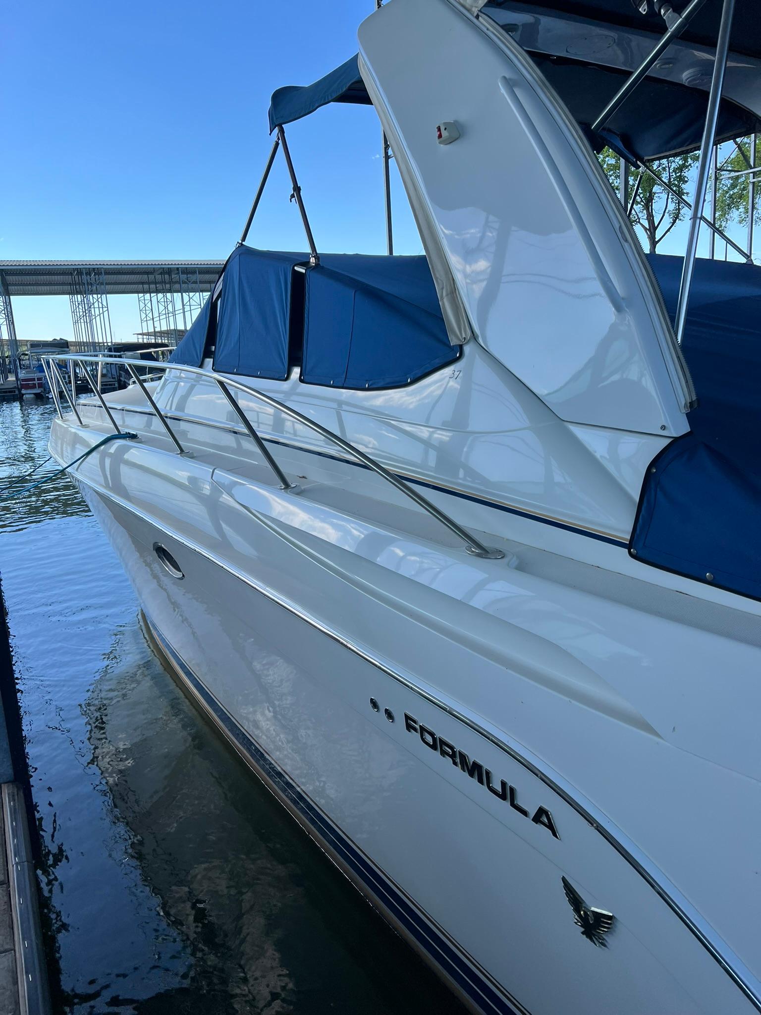 2001 Formula 37 PC Express Cruiser for sale - YachtWorld