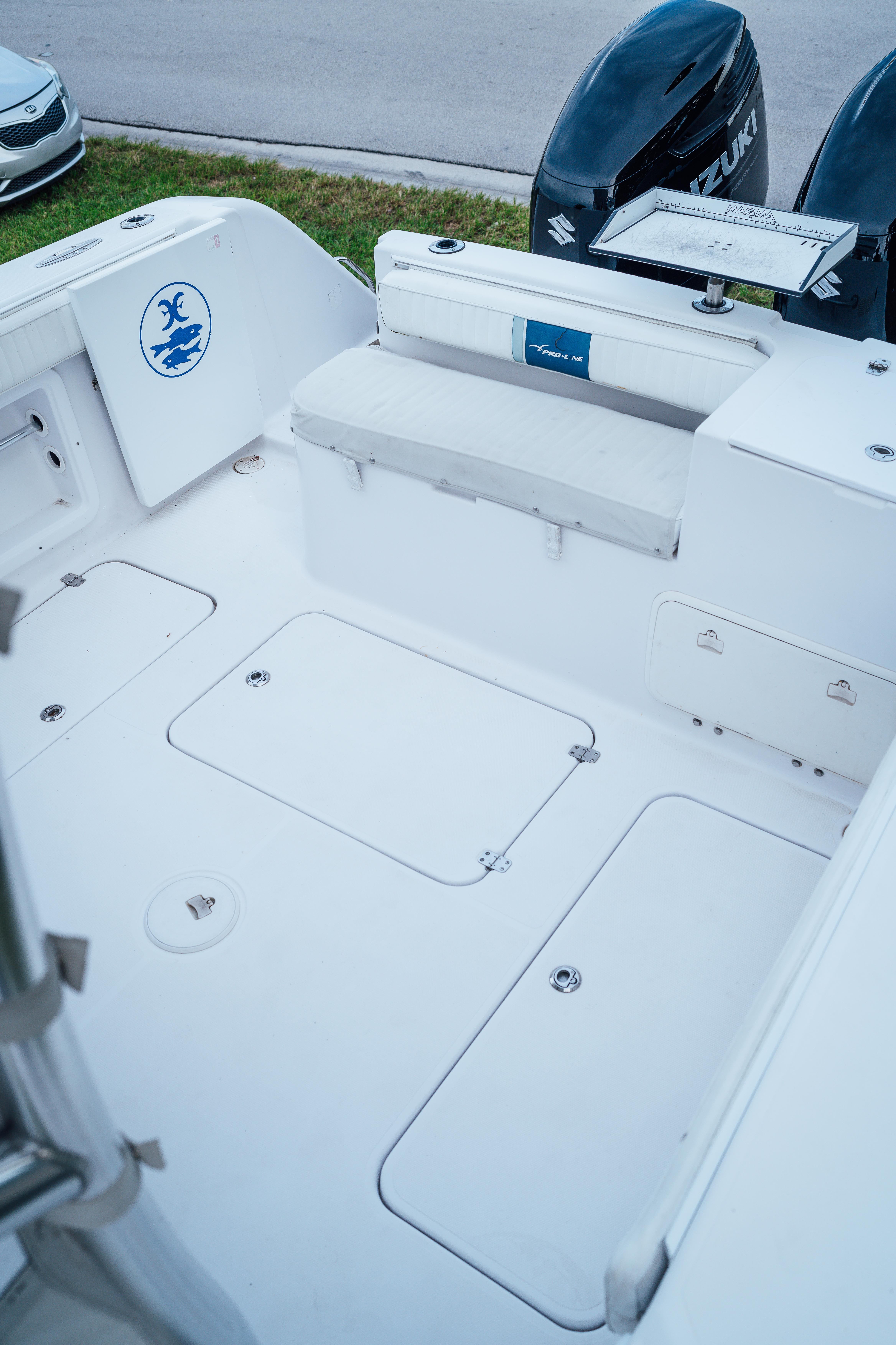 2003 Pro-Line 32 Express Cuddy Cabin for sale - YachtWorld