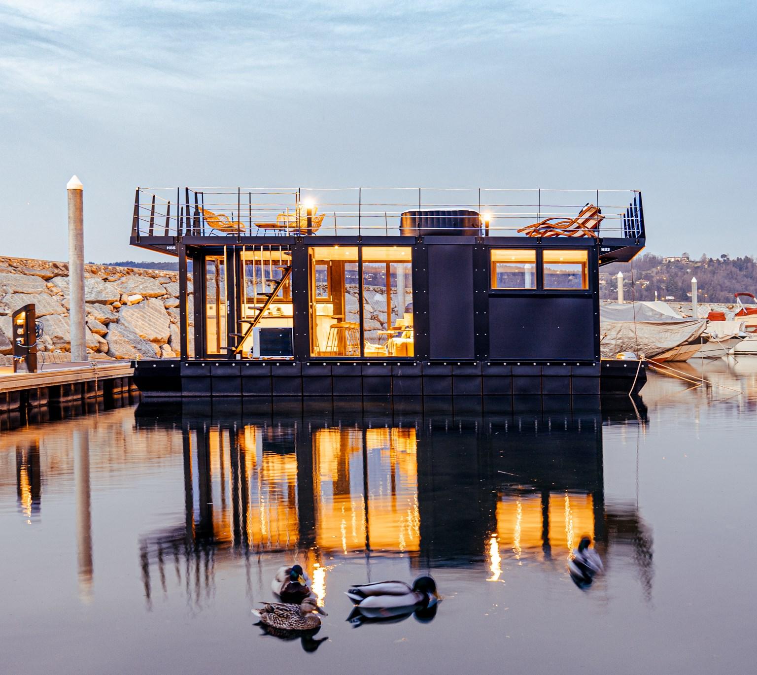 New 2024 Custom HOUSEBOAT - H20 DESIGN DC3 | TopBoats