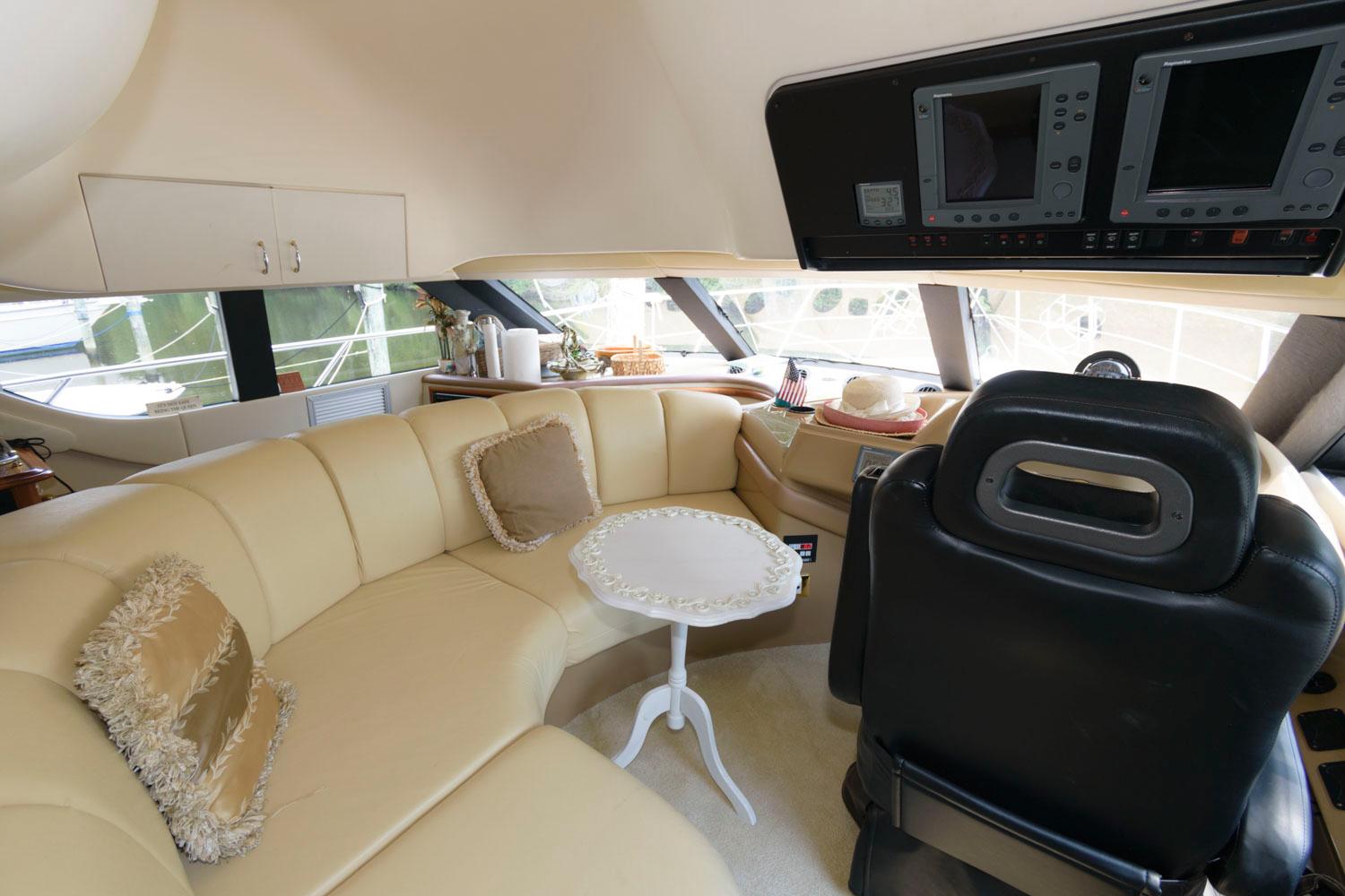 2003 Carver 450 Voyager Pilothouse Motor Yachts for sale - YachtWorld