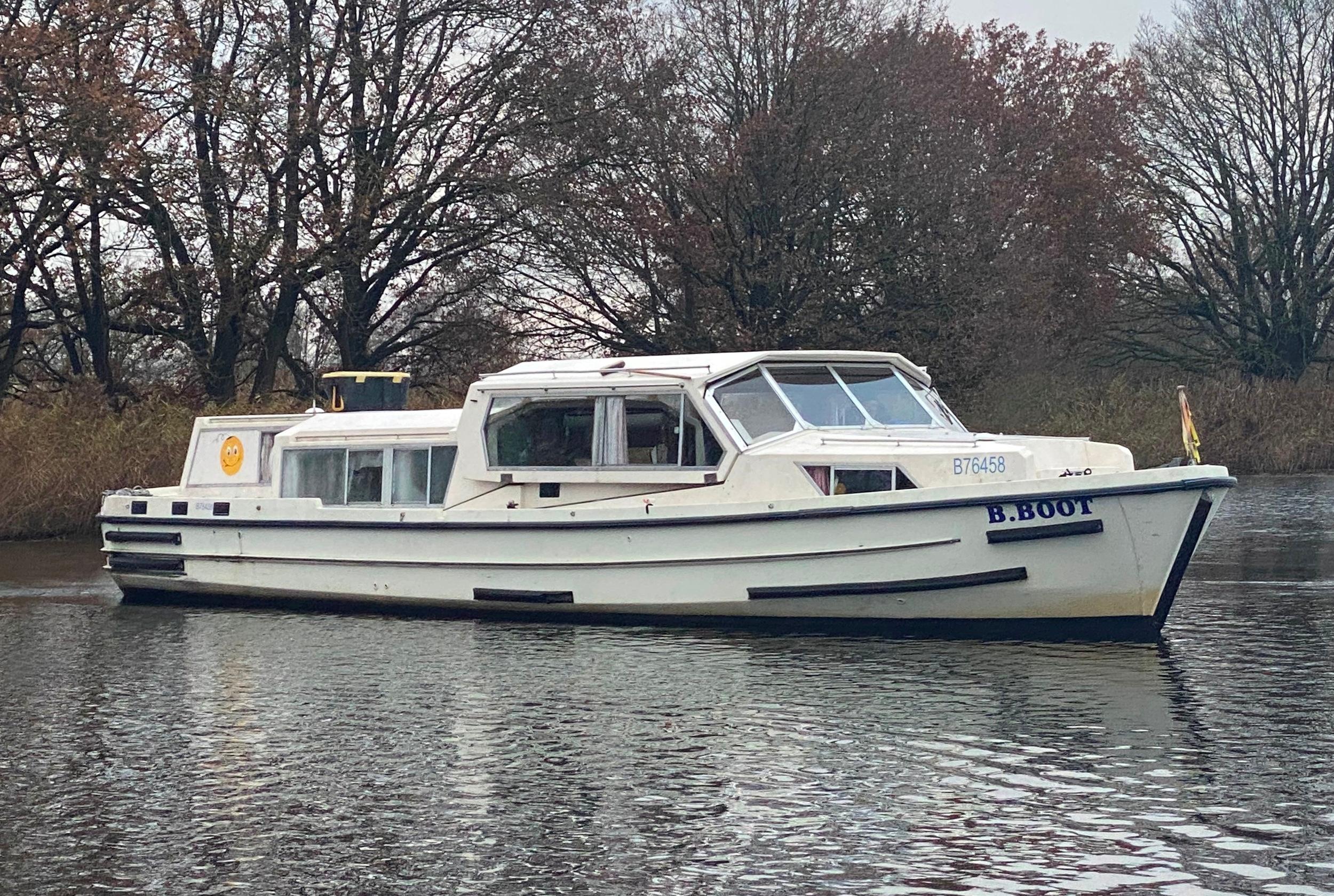 PORTER & HAYLETT Connoisseur Centre Cockpit Broads Cruiser 13m 1982 ...