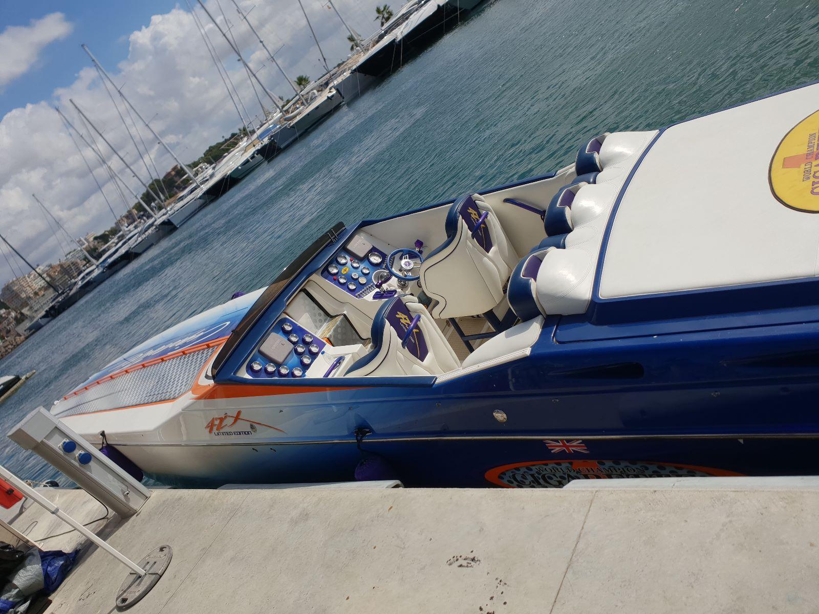 2004 Cigarette 42X Racing Motoryachten Kaufen - YachtWorld