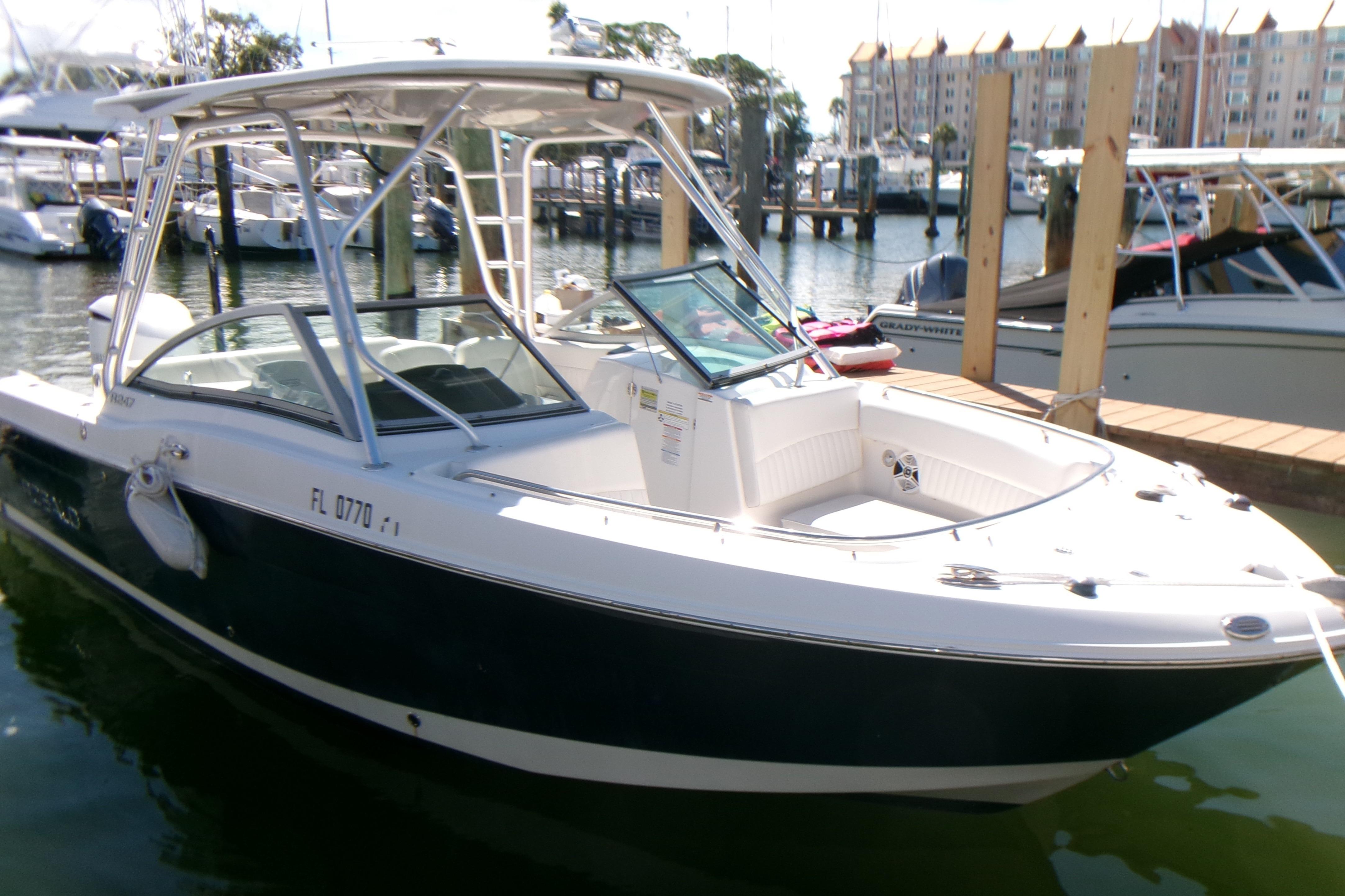 Robalo R247 Dual Console boats for sale | YachtWorld