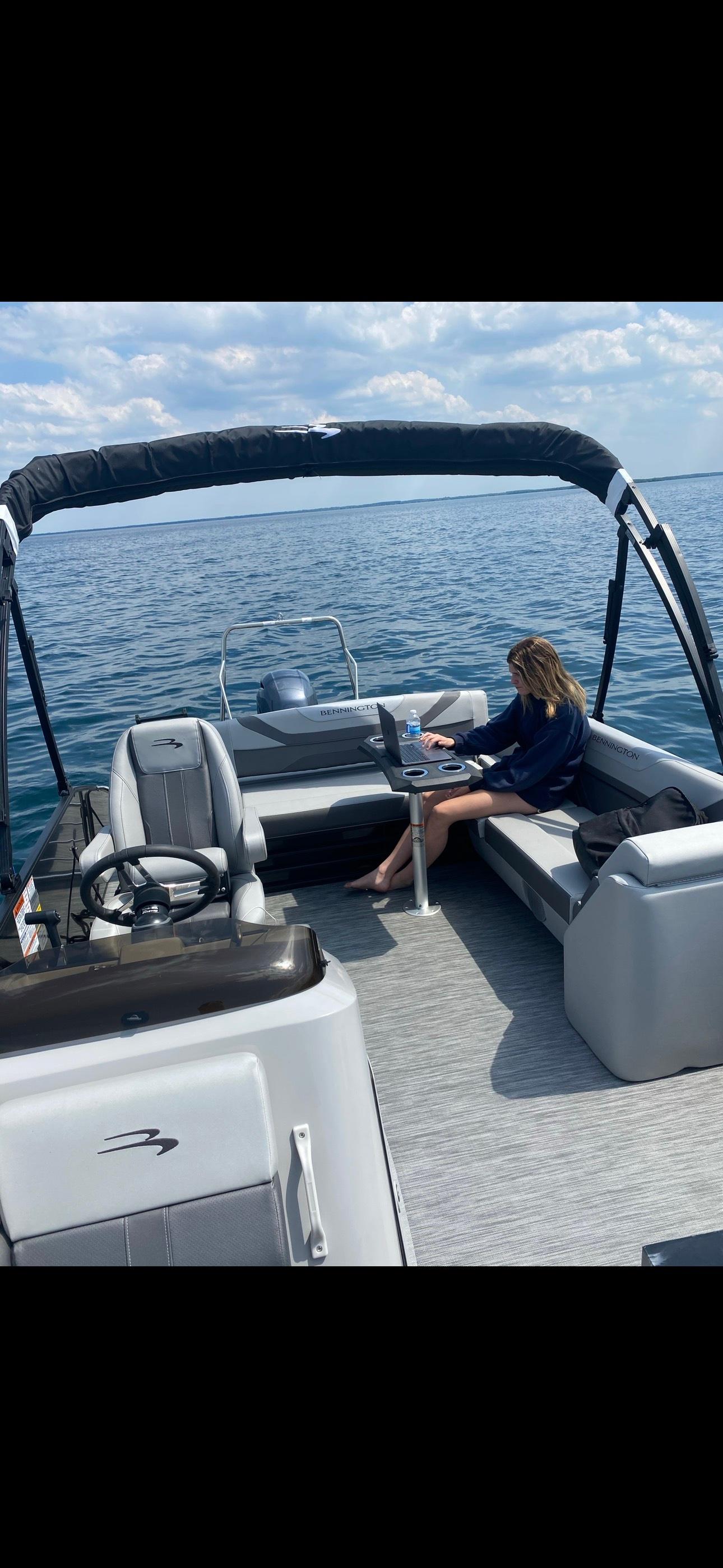 2021 Bennington 23 SSBX SWINGBACK Pontoon for sale - YachtWorld