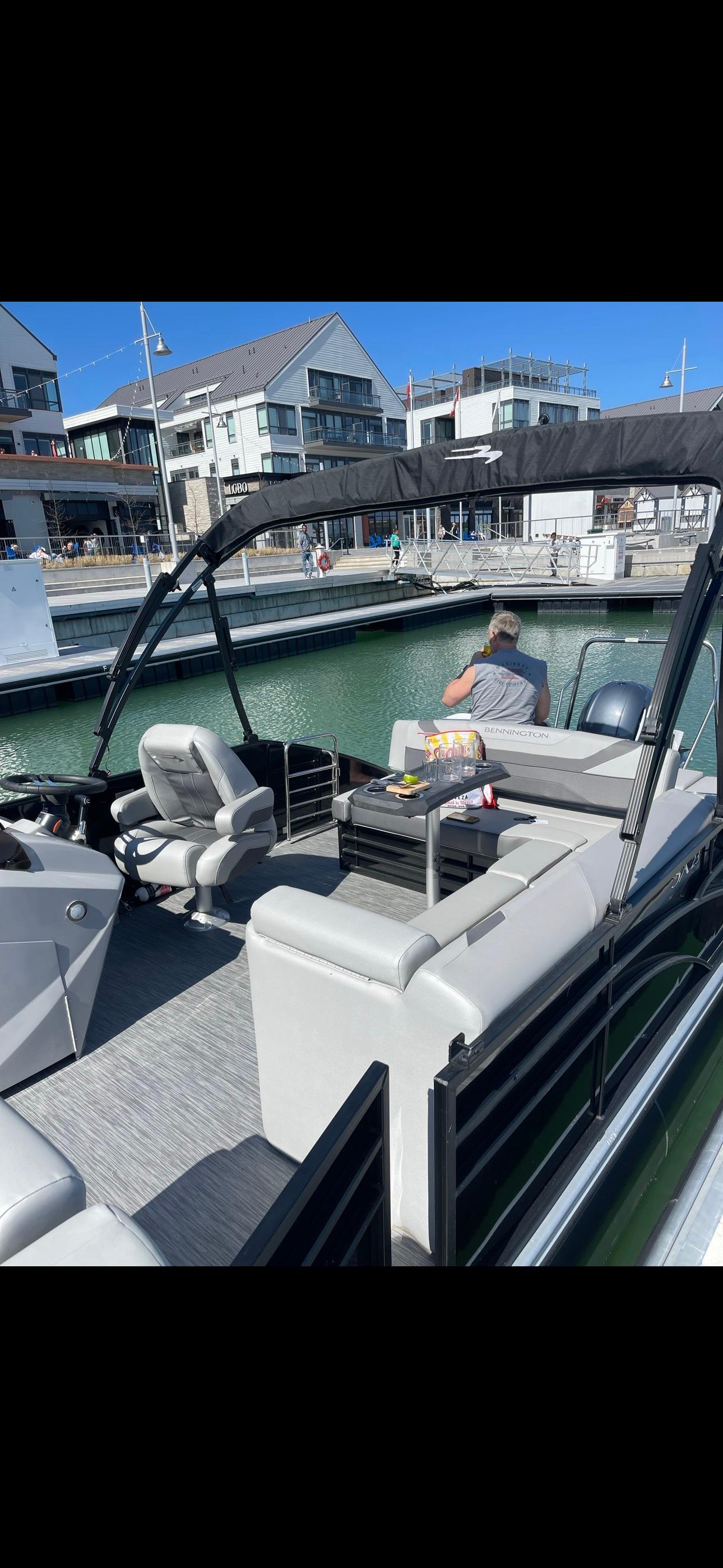 2021 Bennington 23 SSBX SWINGBACK Pontoon for sale - YachtWorld