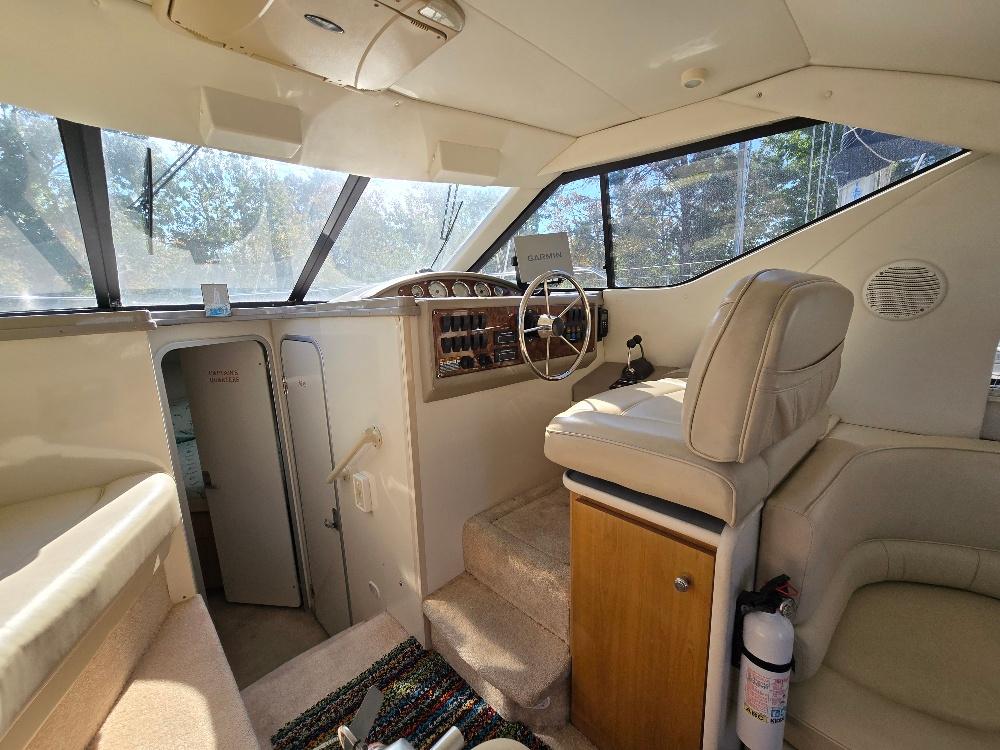 2001 Bayliner 3258 CIERA COMMAND BRIDGE Convertible for sale - YachtWorld