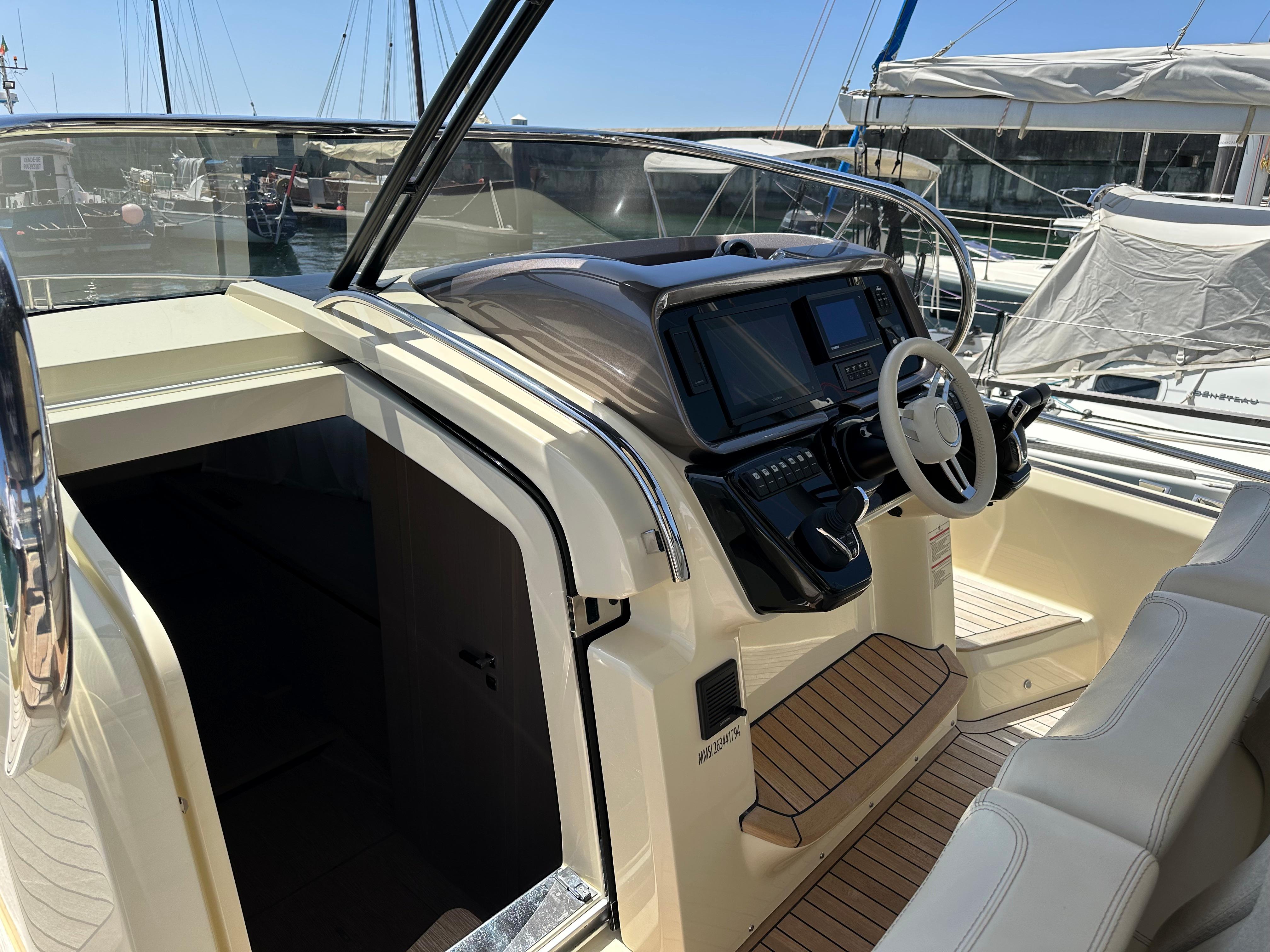 2022 Invictus GT 370 Motor Yacht for sale - YachtWorld