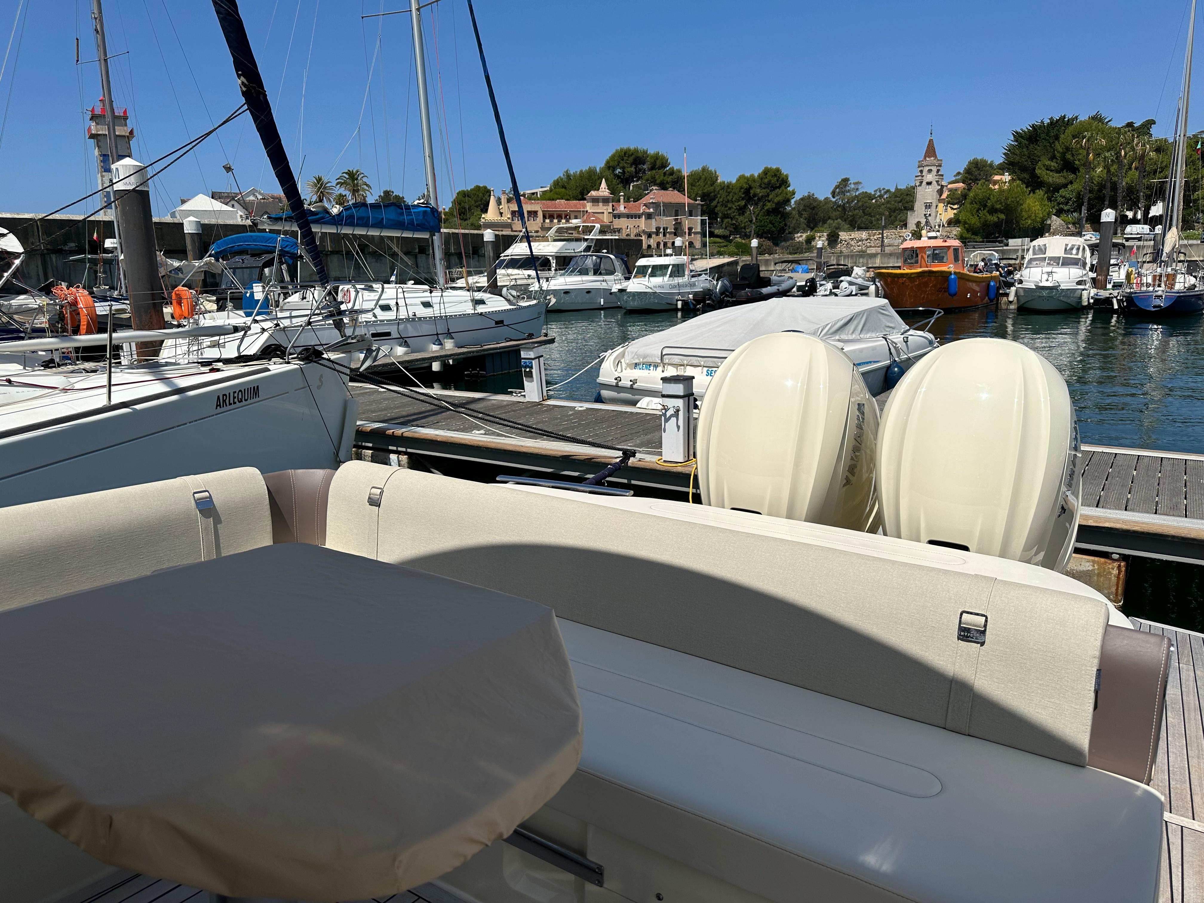 2022 Invictus GT 370 Motor Yacht for sale - YachtWorld