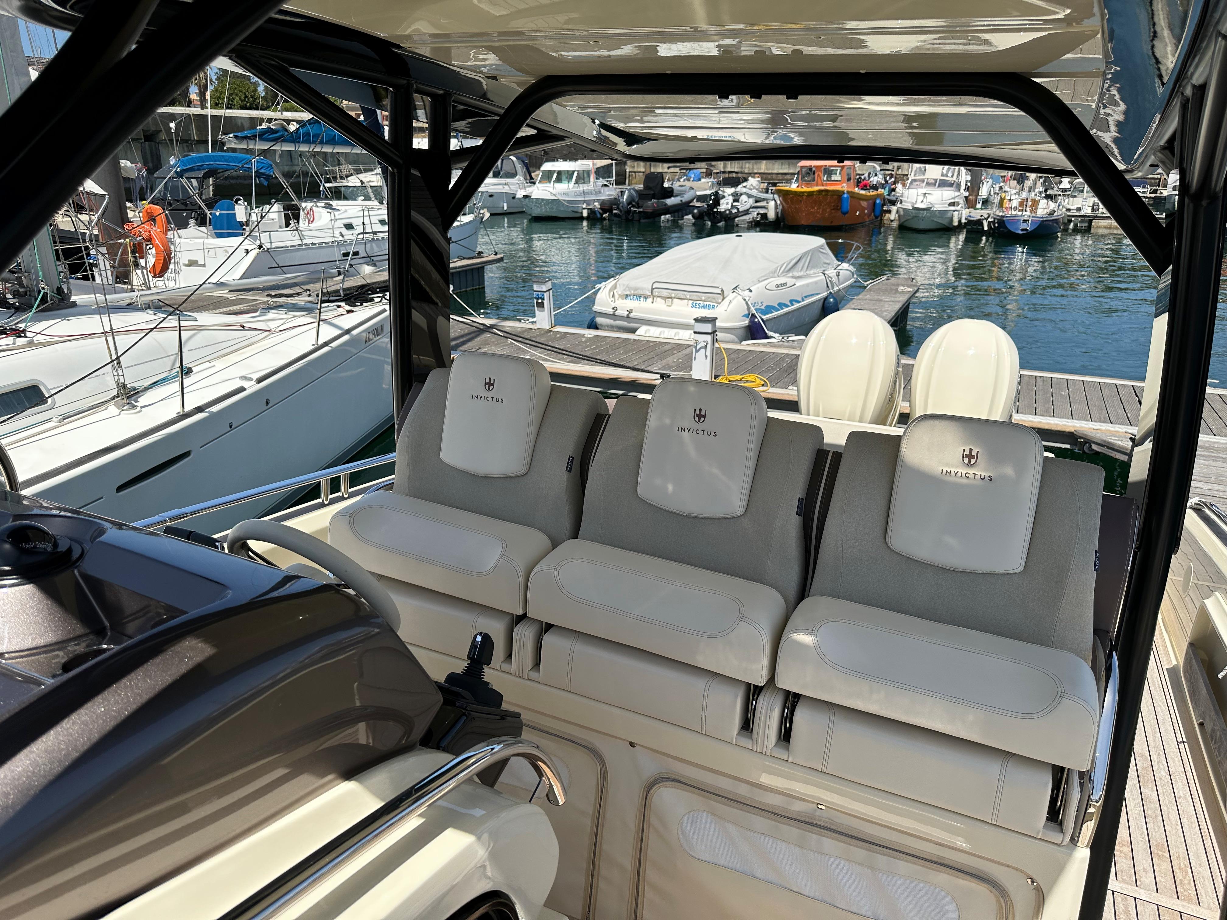 2022 Invictus GT 370 Motor Yacht for sale - YachtWorld