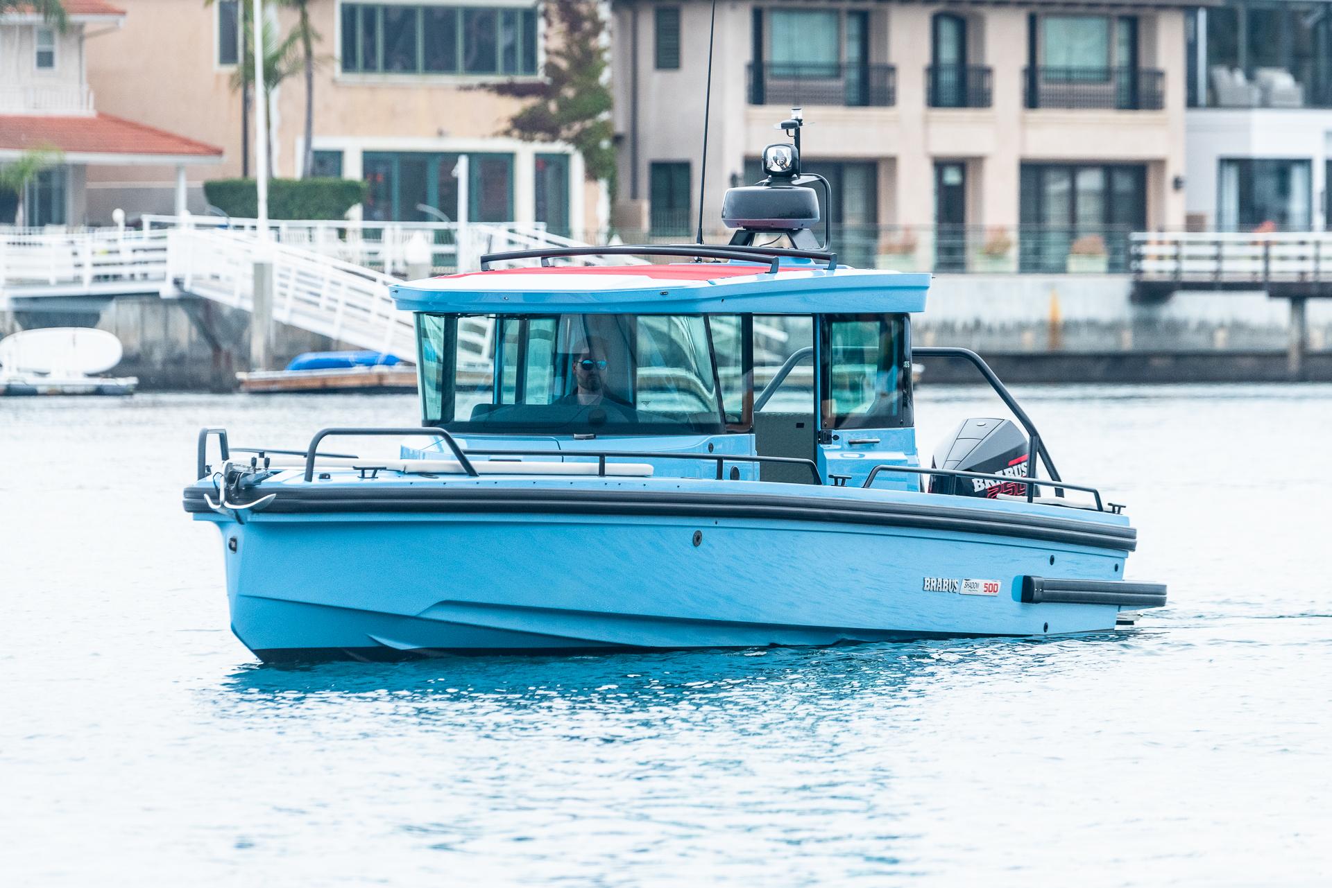 2022 BRABUS Shadow 500 Cabin Center Console Boote Kaufen - YachtWorld