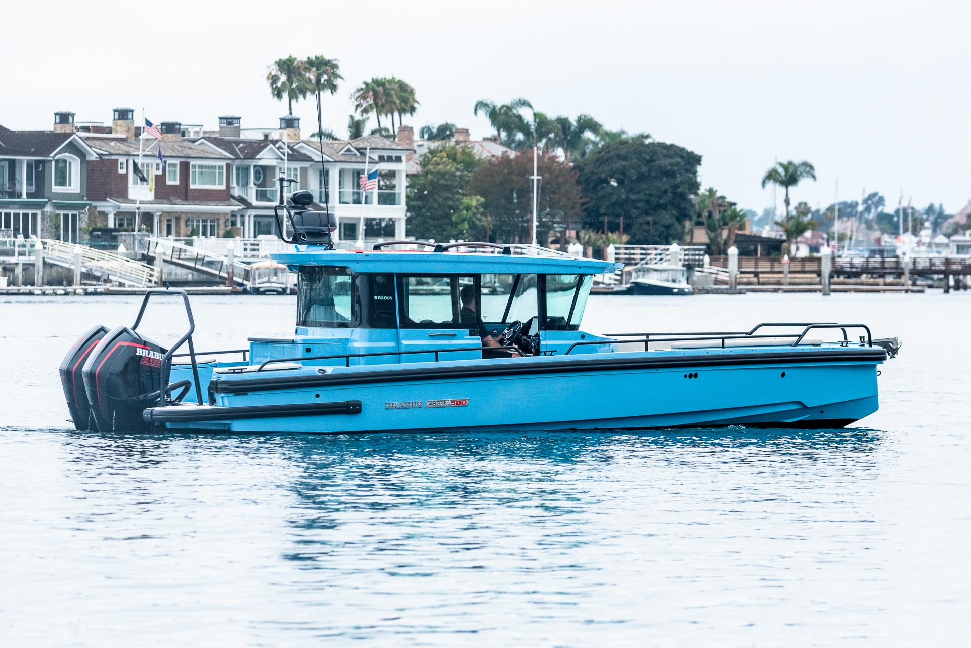 2022 BRABUS Shadow 500 Cabin Center Console Boote Kaufen - YachtWorld