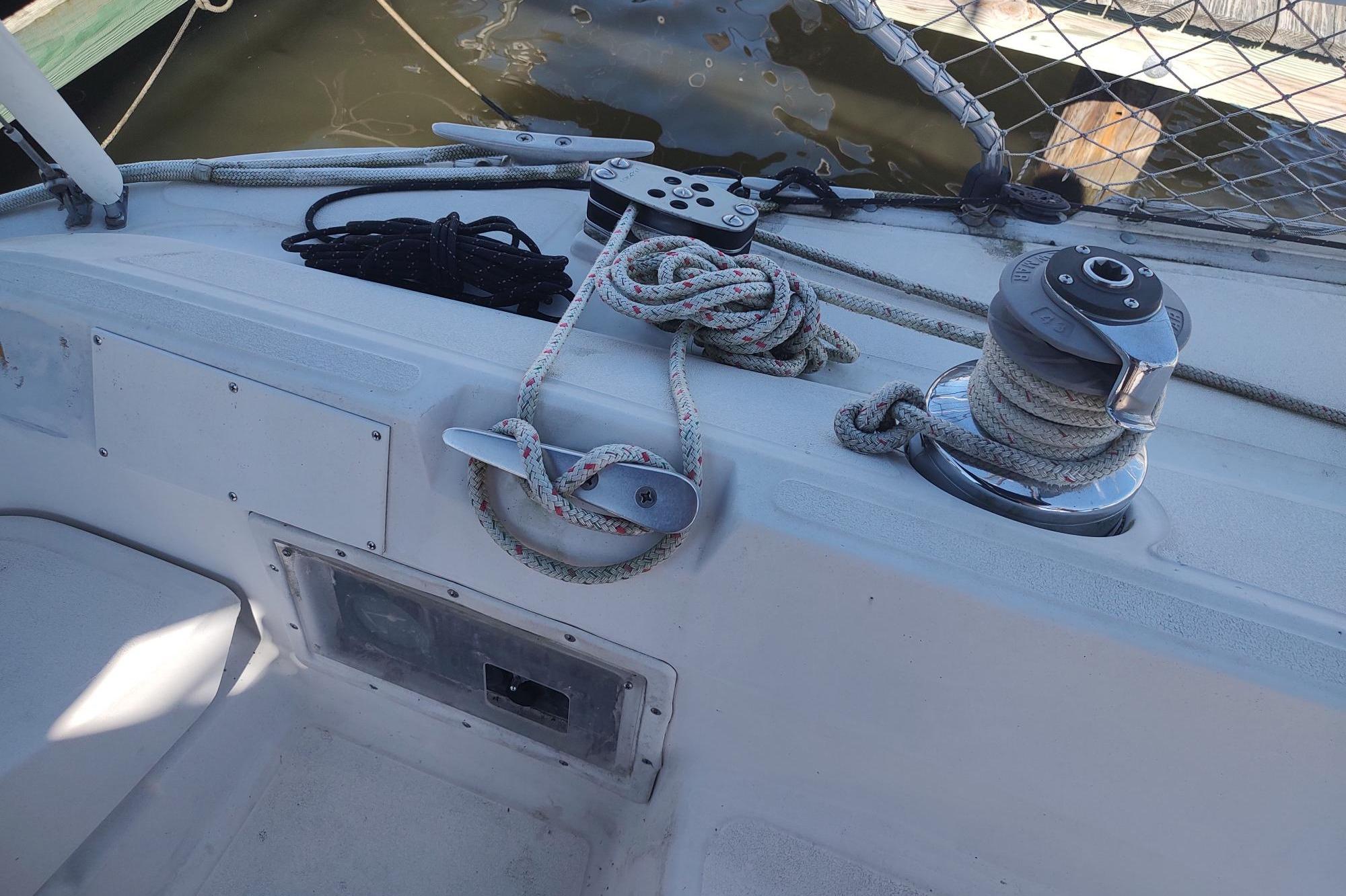 1987 Hunter 37 Legend Sloop for sale - YachtWorld