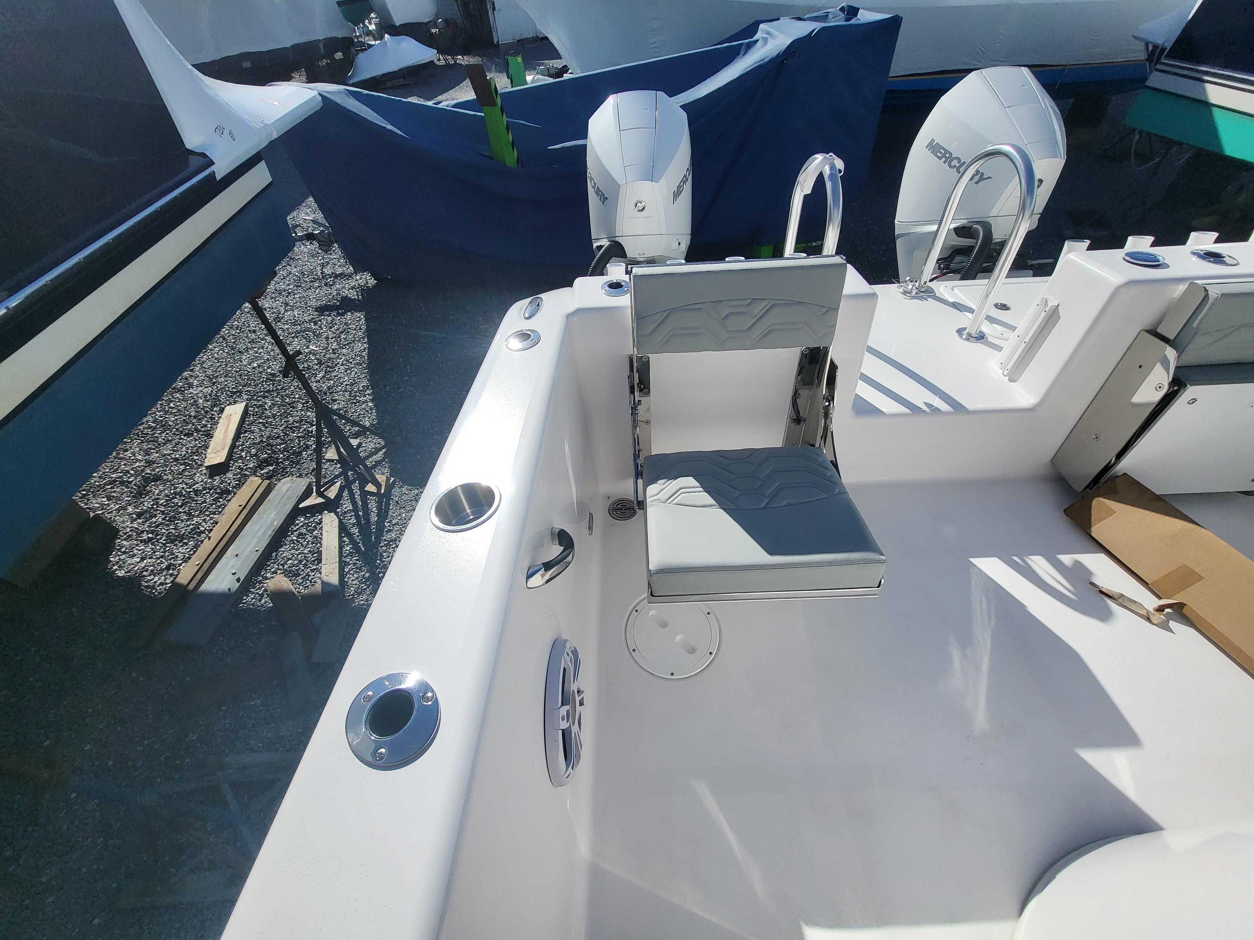 2023 Twin Vee 260 GFX Power Catamaran for sale - YachtWorld