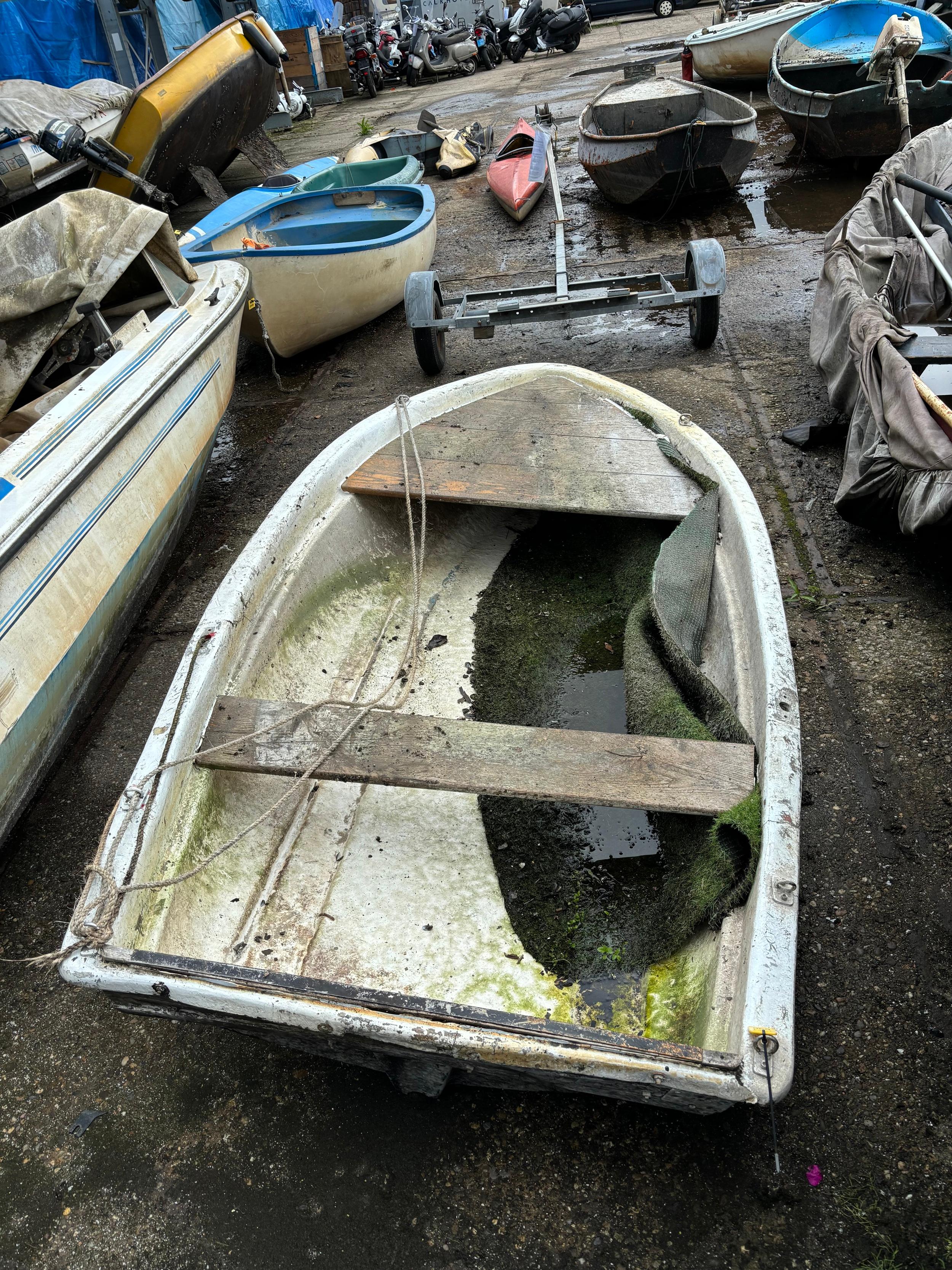 Used 1900 Roeiboot 250 | TopBoats