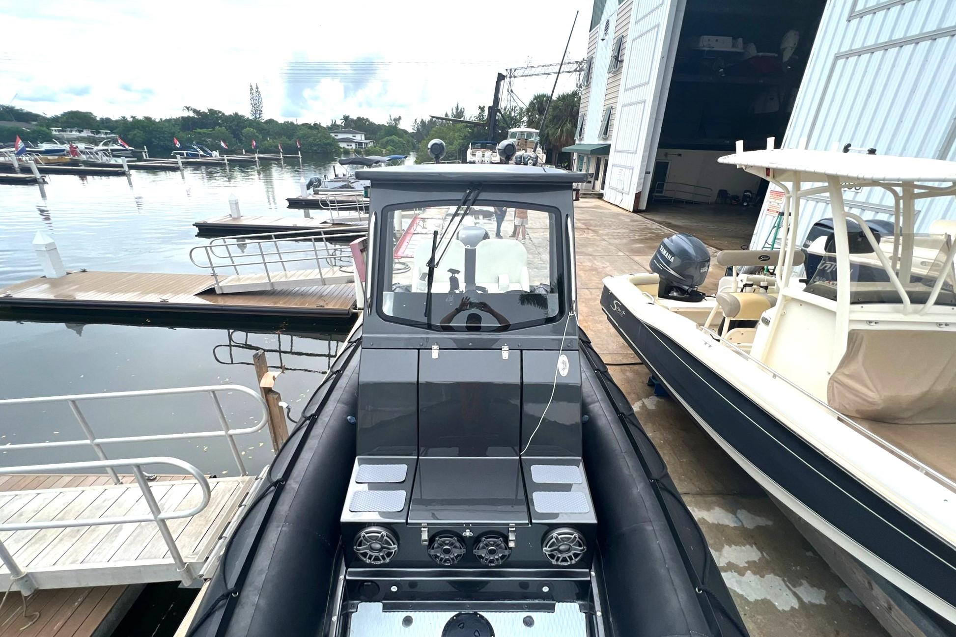 2014 Zodiac Milpro Hurricane Custom Center Console for sale - YachtWorld