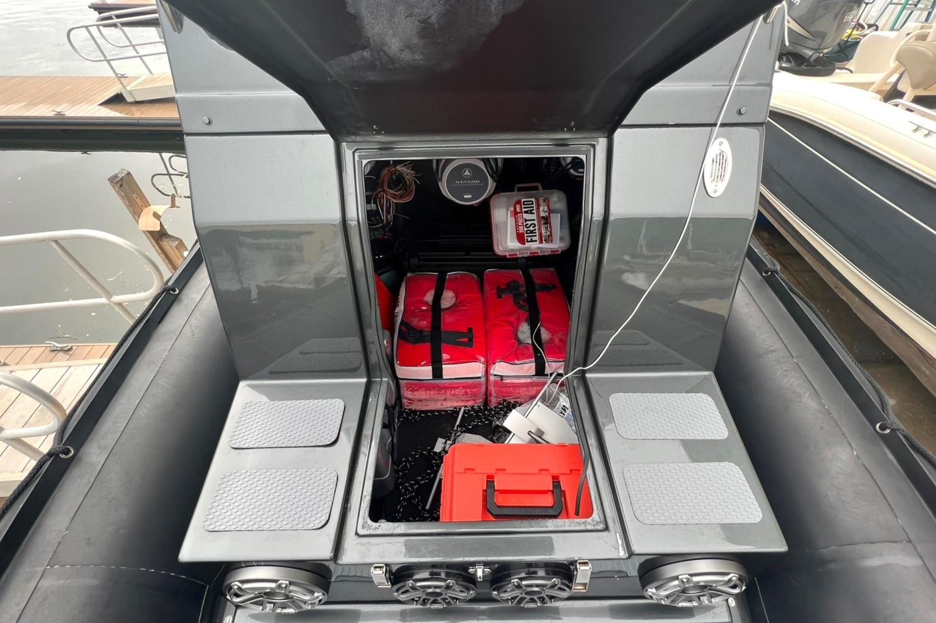 2014 Zodiac Milpro Hurricane Custom Center Console for sale - YachtWorld