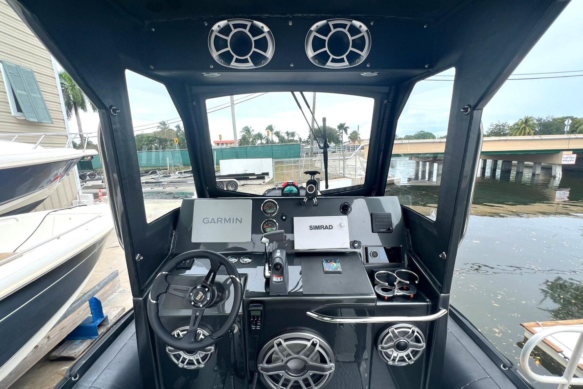 2014 Zodiac Milpro Hurricane Custom Center Console for sale - YachtWorld