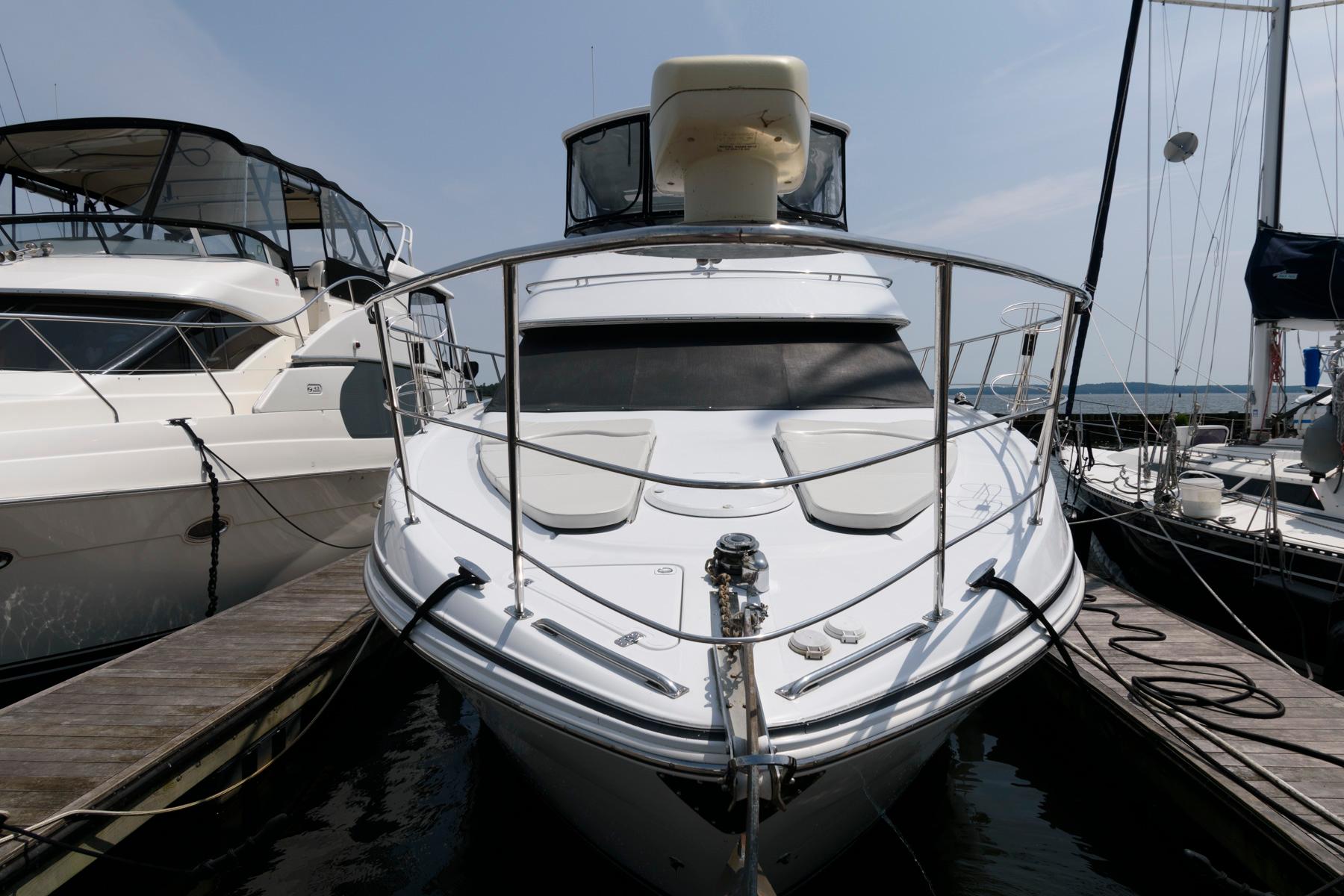 2003 Carver 444 Cockpit Motor Yacht Motor Yachts for sale - YachtWorld