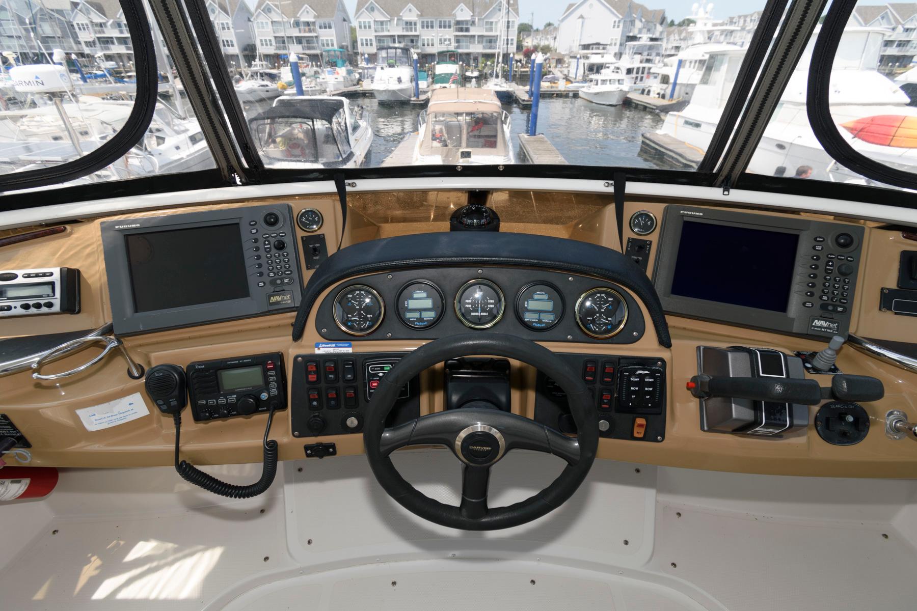 2003 Carver 444 Cockpit Motor Yacht Motor Yachts for sale - YachtWorld