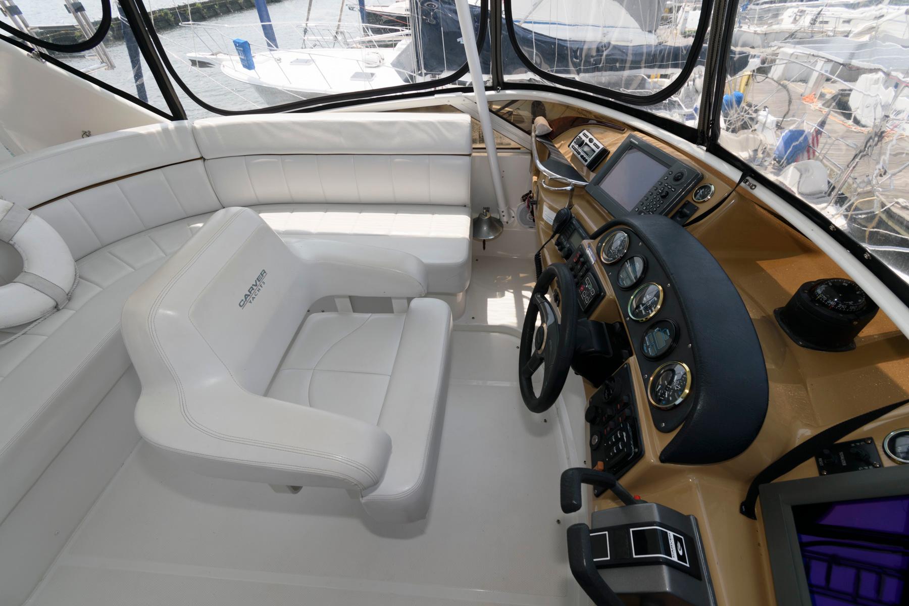 2003 Carver 444 Cockpit Motor Yacht Motor Yachts for sale - YachtWorld