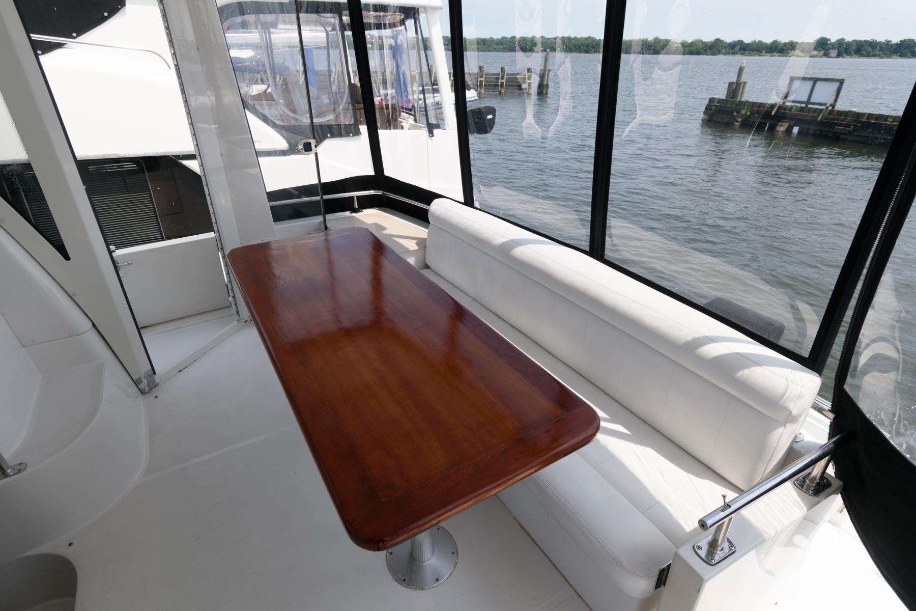 2003 Carver 444 Cockpit Motor Yacht Motor Yachts for sale - YachtWorld