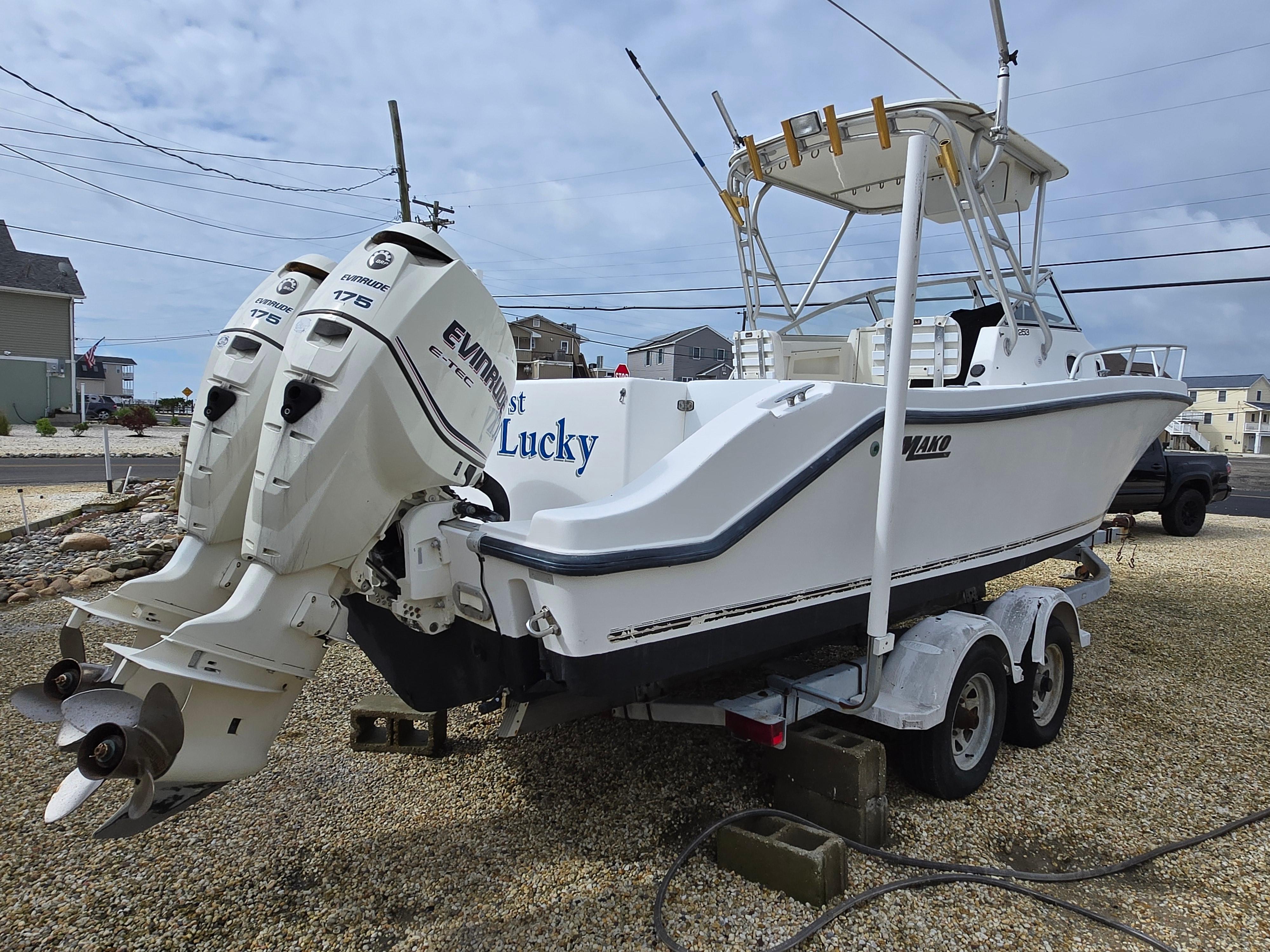 1999 Mako 253 Walk Around Saltwater Fishing for sale - YachtWorld